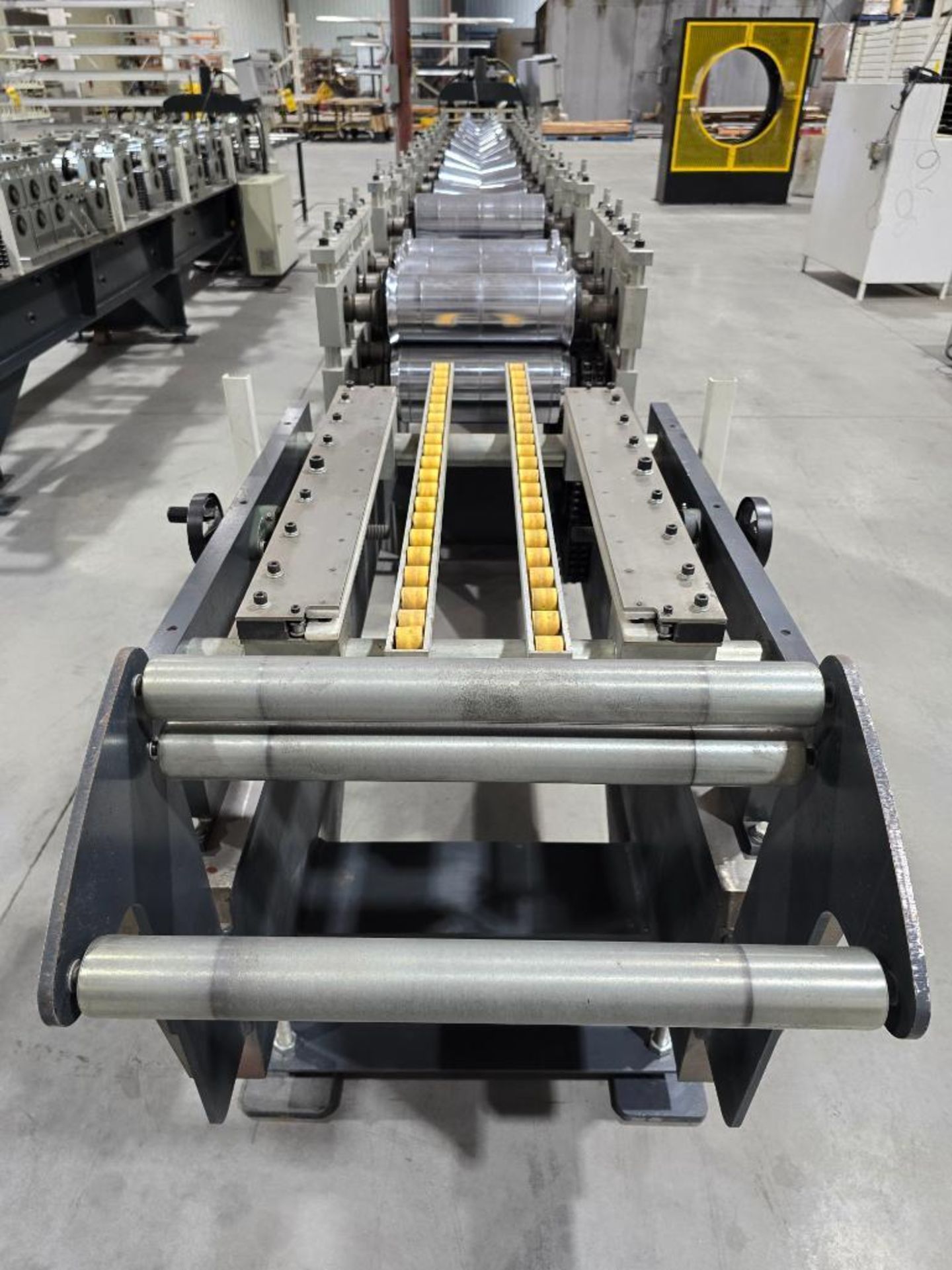 Cidan Automatic 23' Hydraulic Rollformer Outside Corner Forming & Back ...