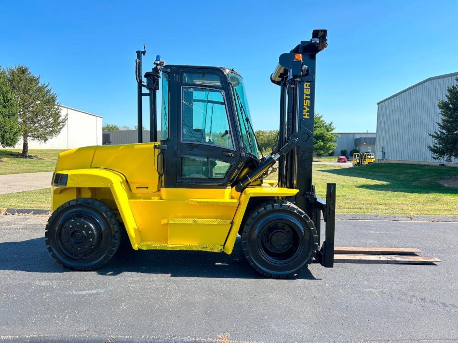 Hyster 19,000-LB. Capacity Forklift, Model H190HD, S/N F007E02080Z ...
