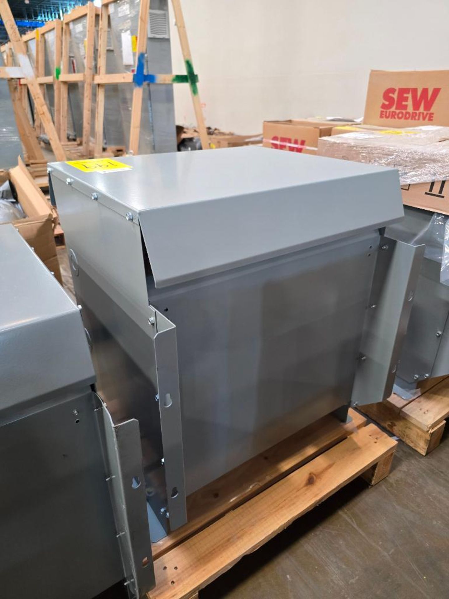 { Choice of lots: 199 } Hammond 50 KVA Energy Efficient Distribution ...