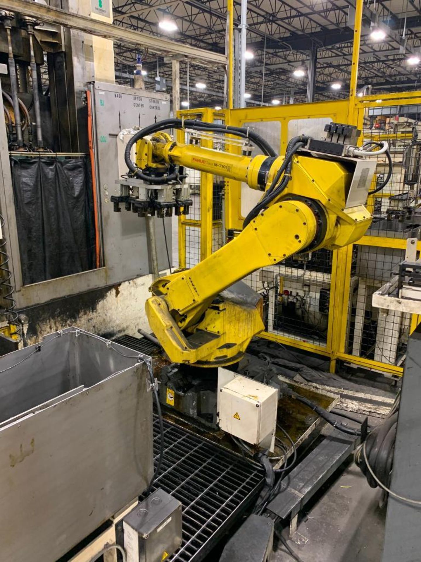 2014 Fanuc Robot M-710IC 50, (8) Hand Loader, Fanuc Power Supply, Model ...