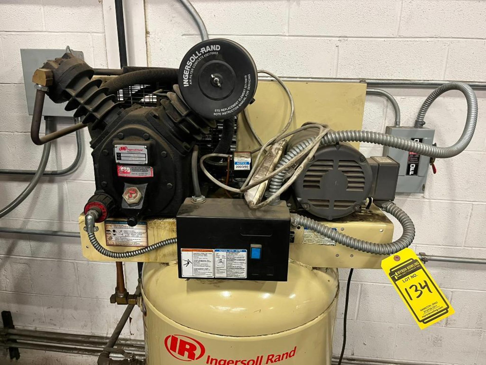 { Choice of lots: 133, 134 } Ingersoll Rand Vertical Air Compressor ...