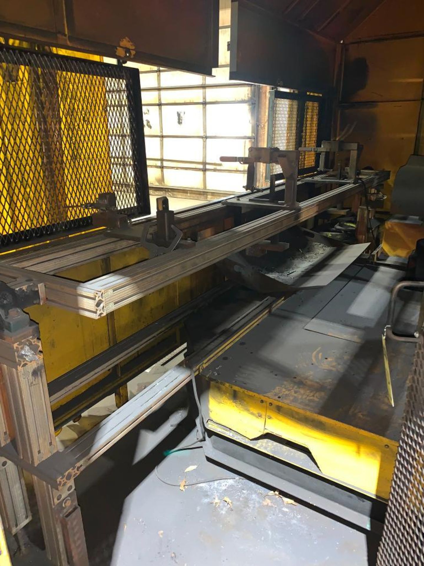 Enclosed Welding Cell