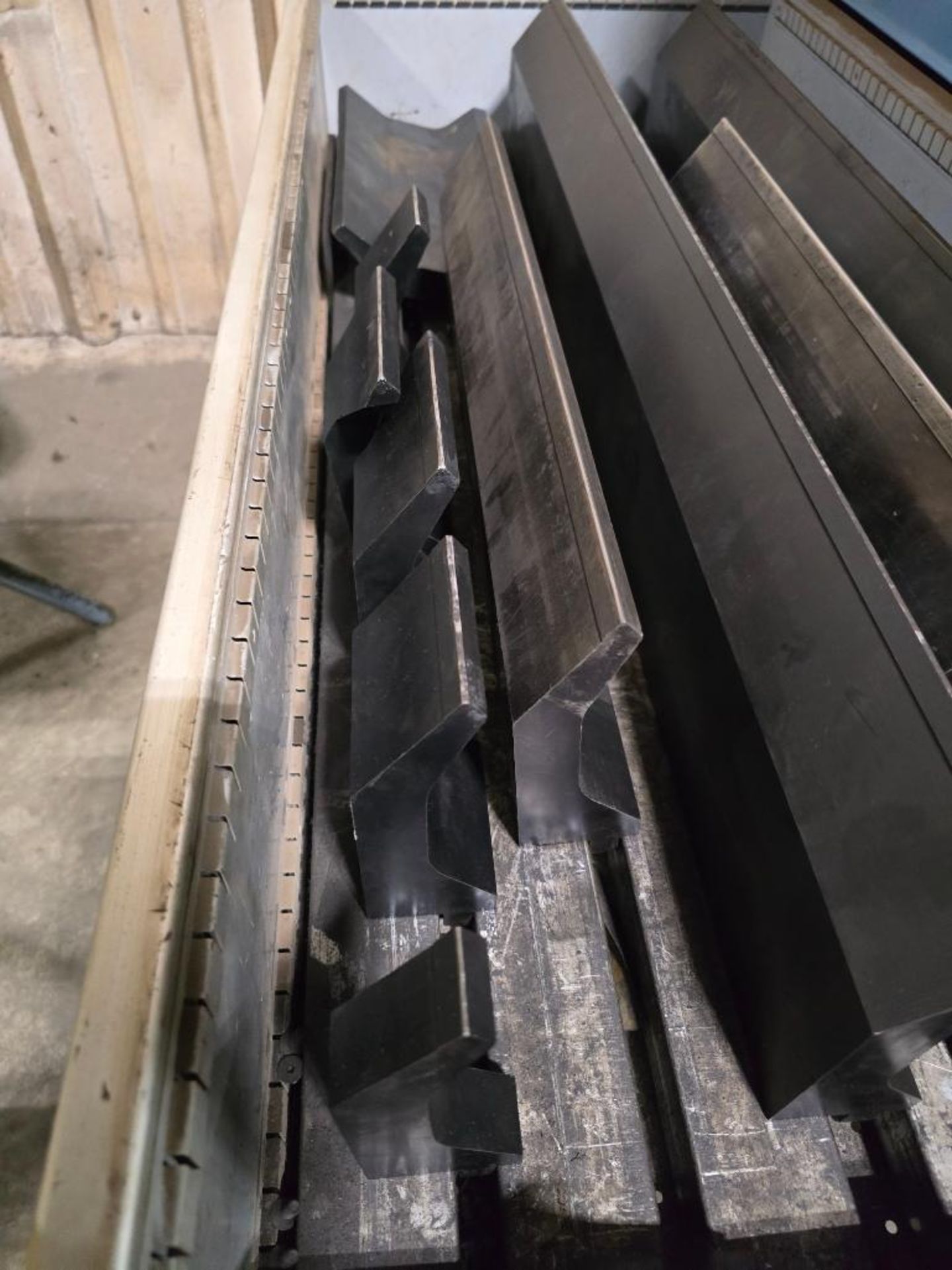 { Choice of lots: 163K, 163L } Lot of Press Brake Dies