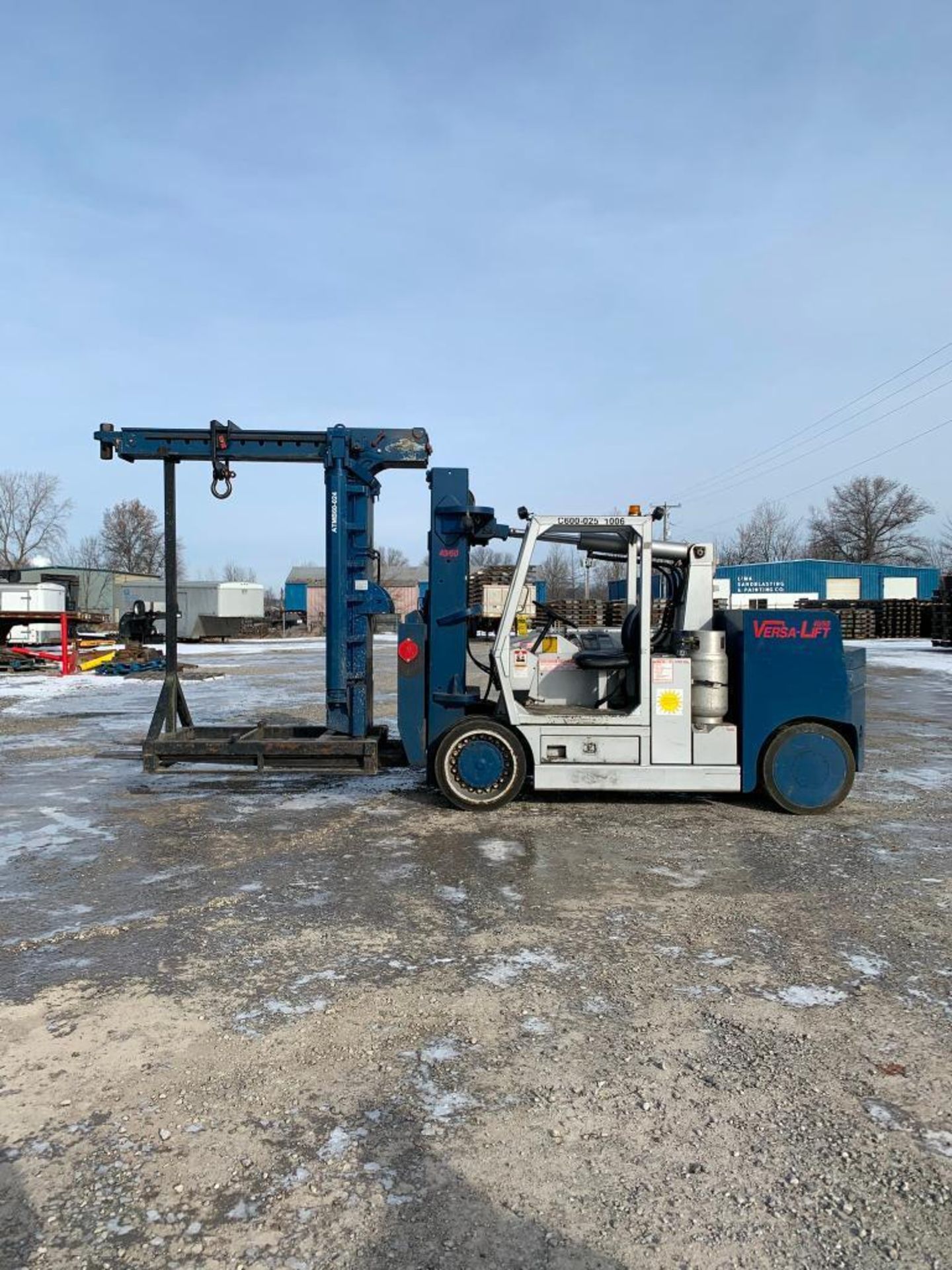 Versa-Lift 40/60 LPG Forklift, Model 40/60, S/N 02355, Kem Equipment 3L ...