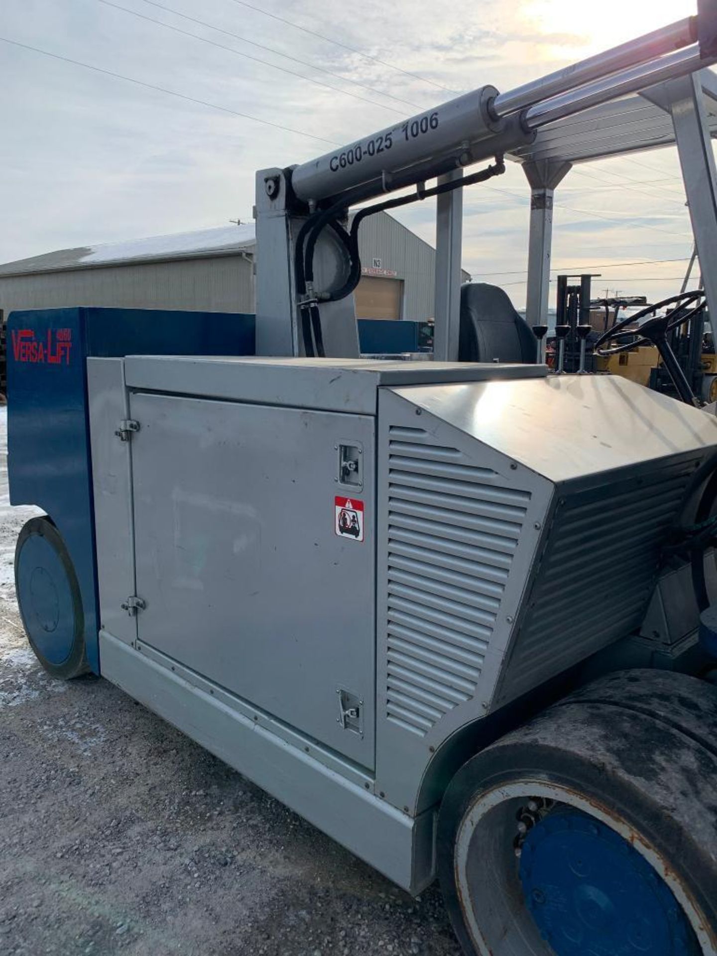 Versa-Lift 40/60 LPG Forklift, Model 40/60, S/N 02355, Kem Equipment 3L ...