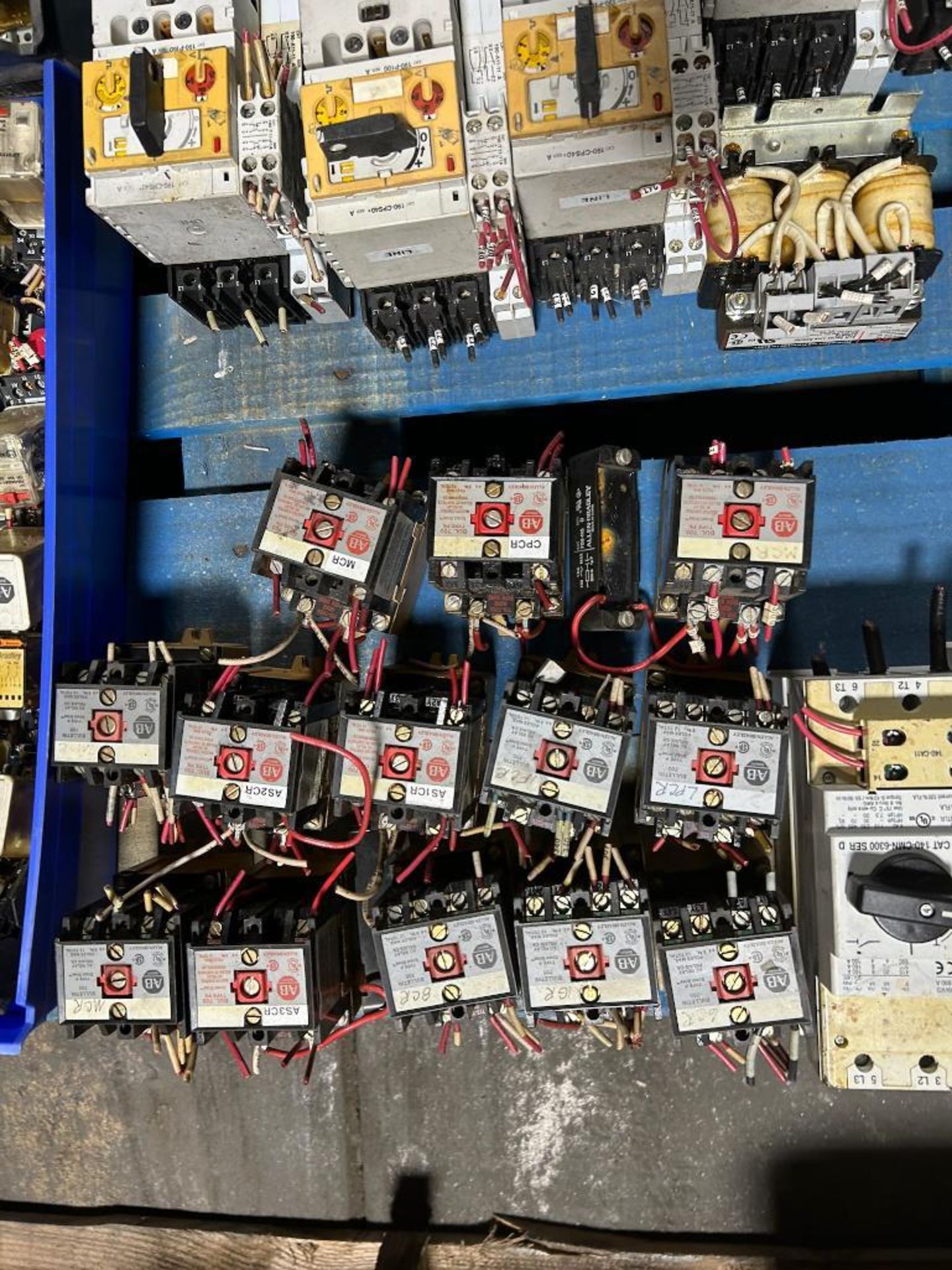Pallet of PLC, Allen-Bradley Starters 190-A40, 190-P040, Allen-Bradley ...