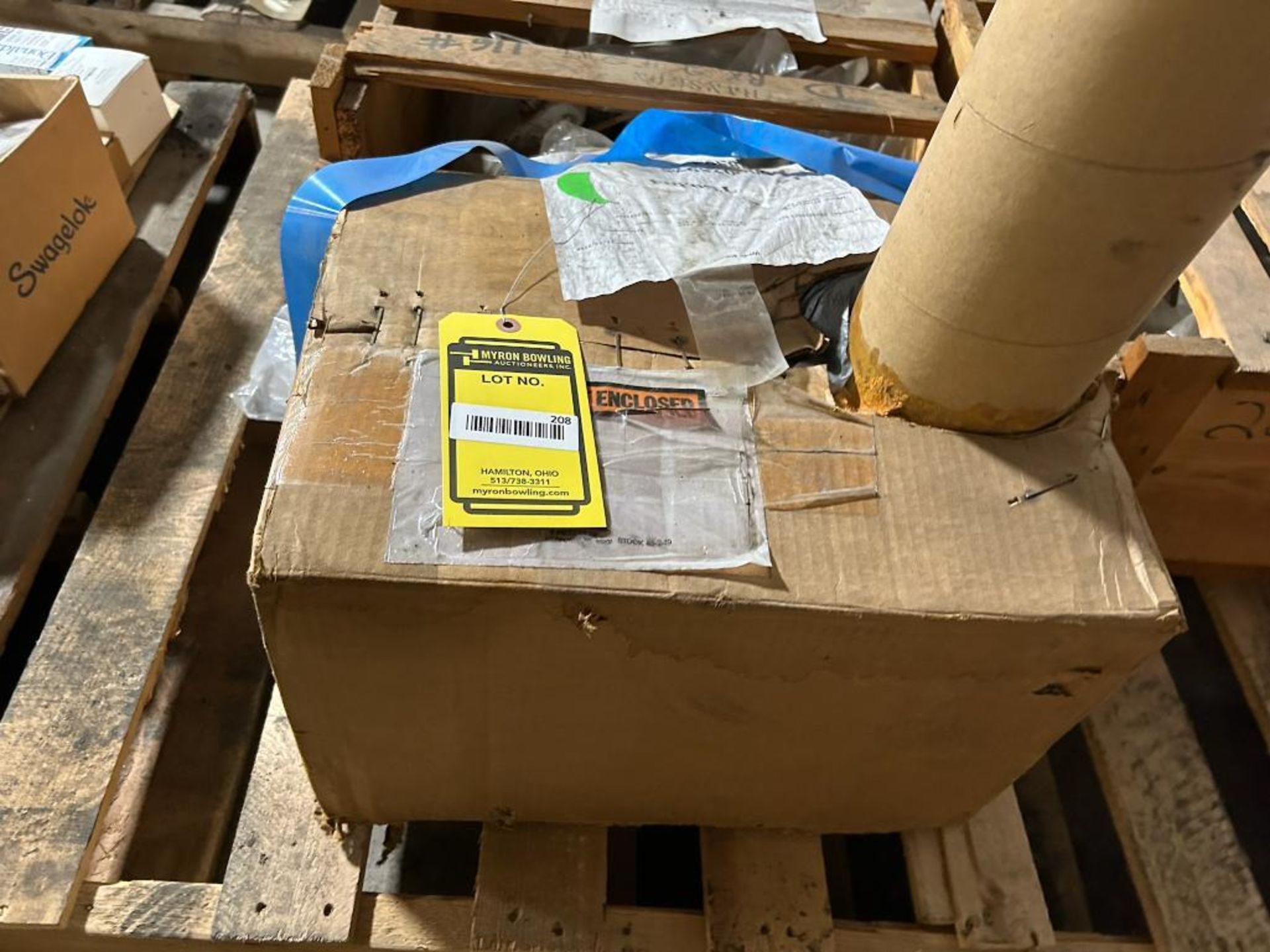 { Group of lots: 207, 208 } (2) Thompson Dual Roundway Bearings, RW-48 ...