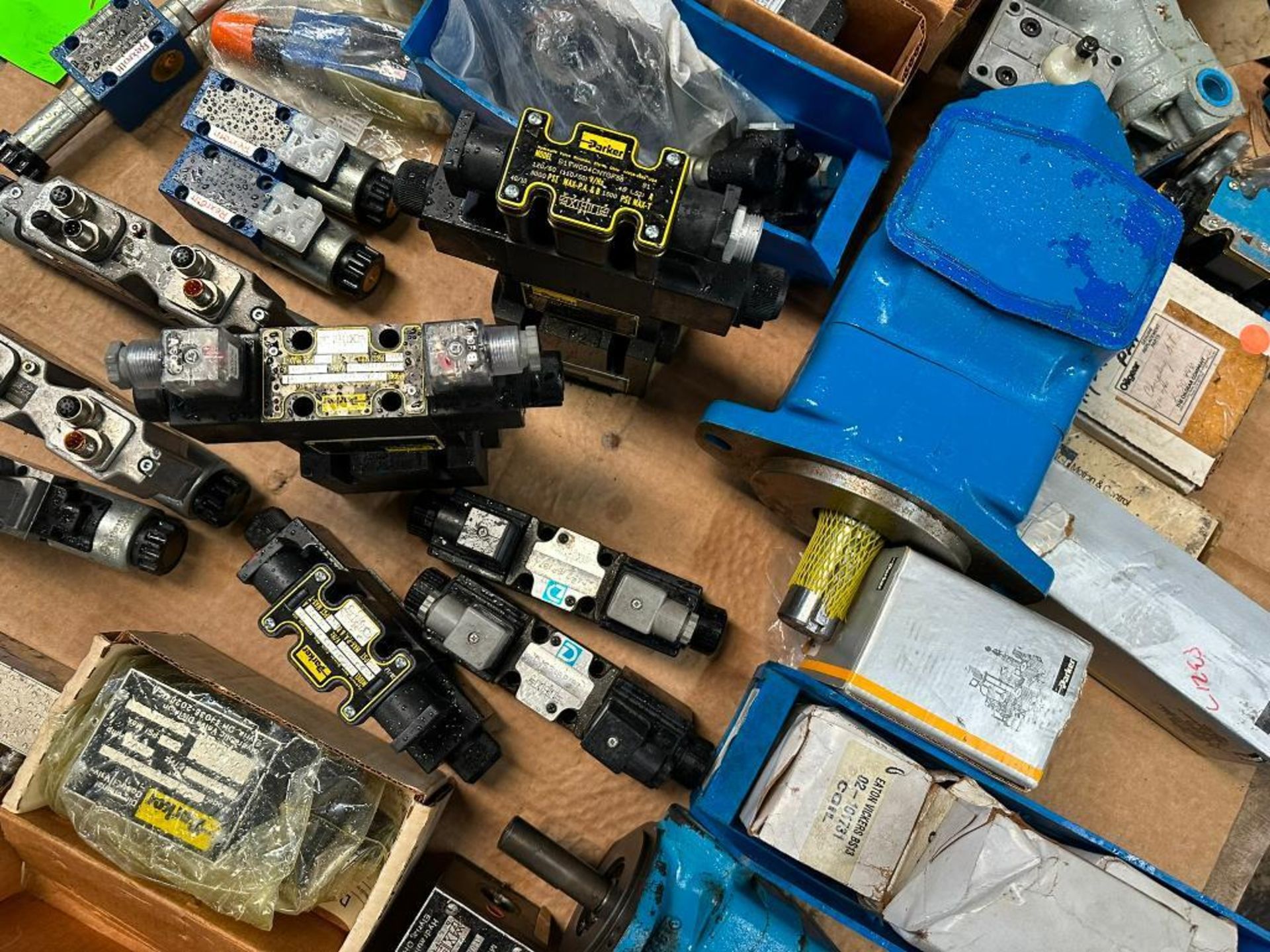 (New) Pallet w/ Hydraulic Valves and Pumps, Proportional Valves ...