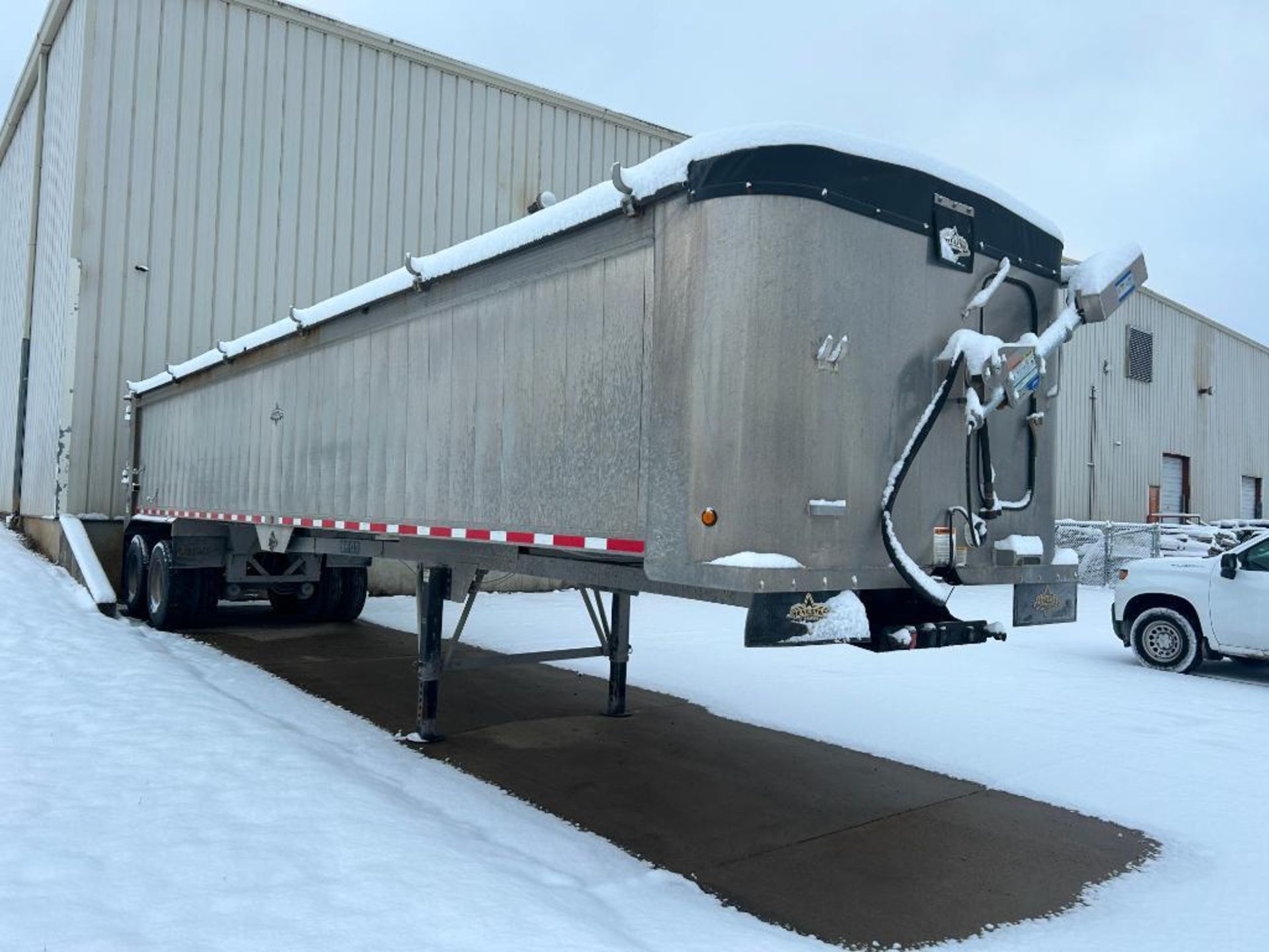 { Choice of lots: 26, 27, 28 } 2015 Trailstar International 39' Tandem ...