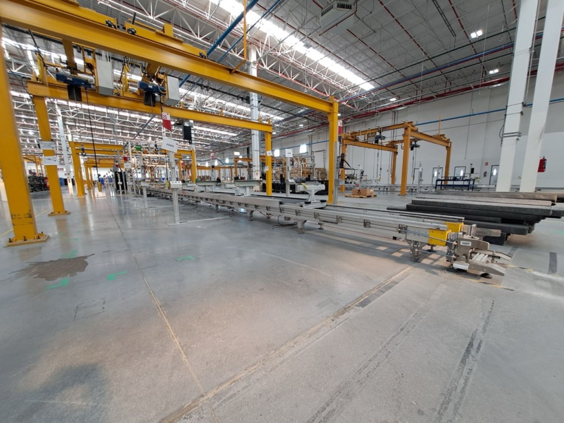 Assembly line for production with AMC automatic conveyor; with ALLEN ...