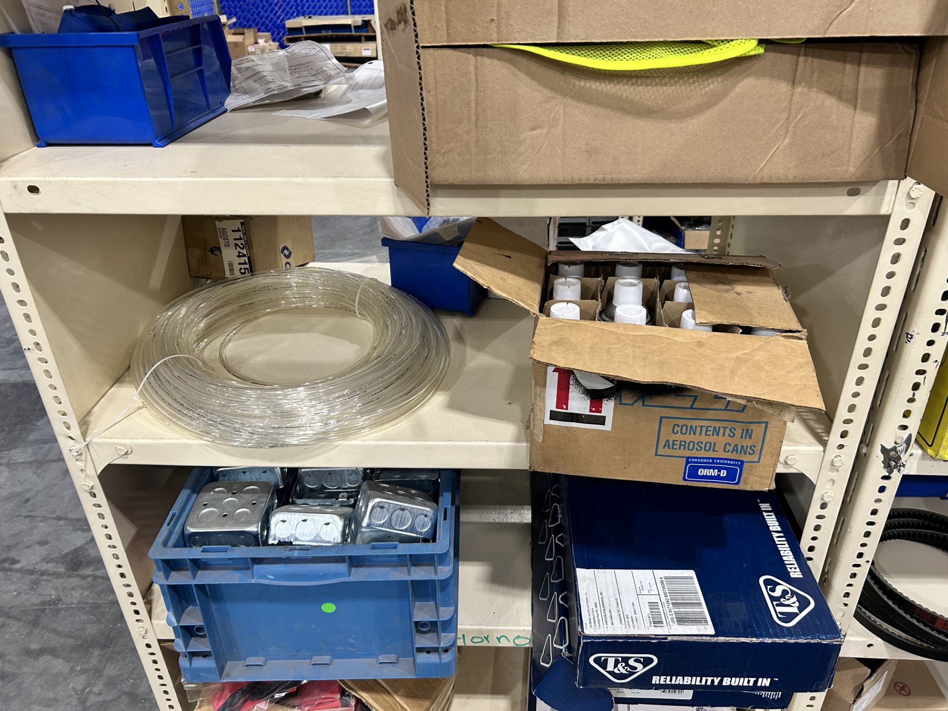 Lote de Consumibles con Diversos Materiales contiene, Armario electrico ...