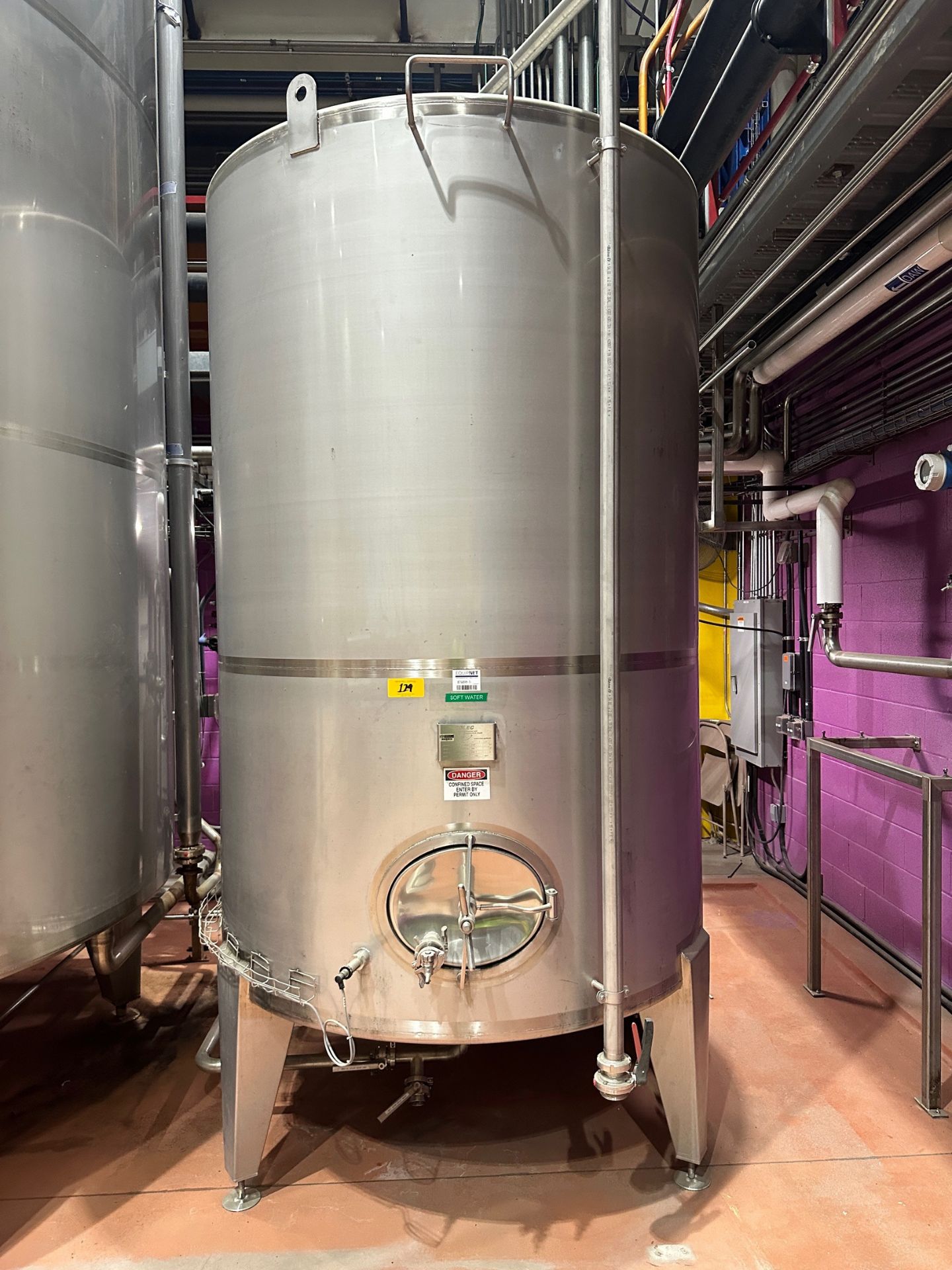 ROLEC 52 BBL (1,600 Gallons) Stainless Steel Soft Water Tank, Approx ...