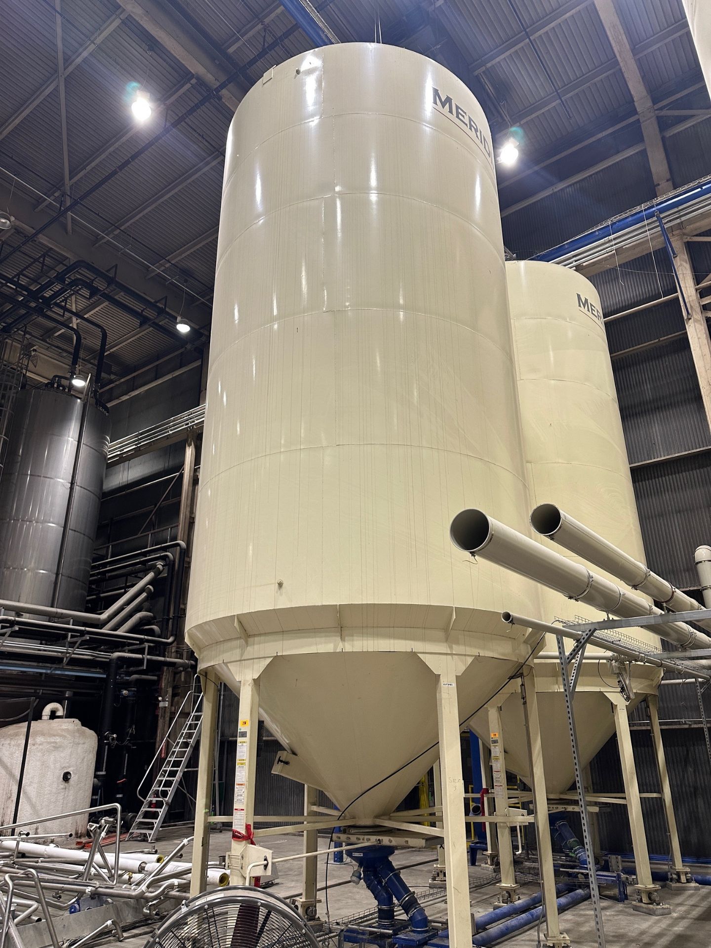 Meridian Grain Silo with Approx. 3000 Cubic Foot on Load Cells - S/N ...