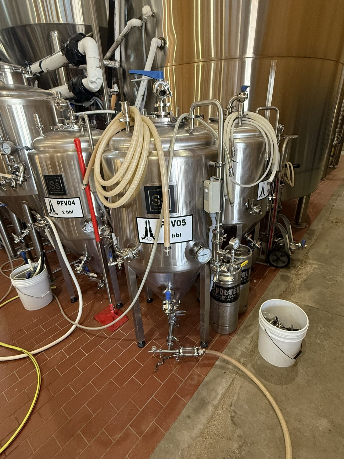 Ss Brewtech 2 BBL Stainless Steel Fermenter, Glycol Jacketed, Cone ...