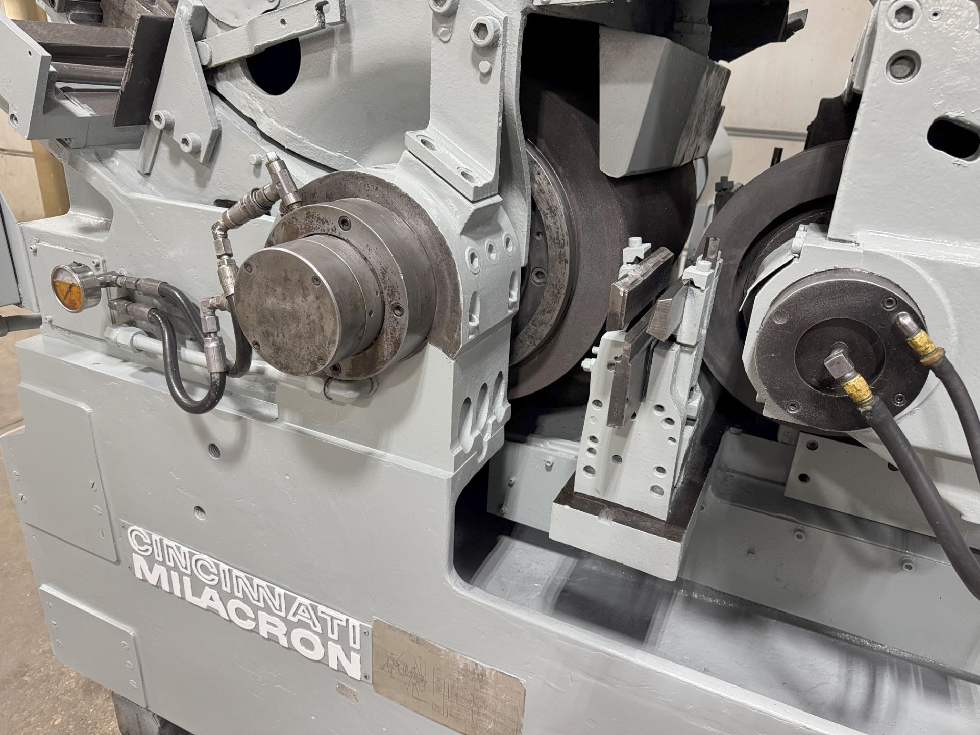 CINCINNATI MILACRON 340-20 Twin Grip Centerless Grinder, s/n 350520H76 ...