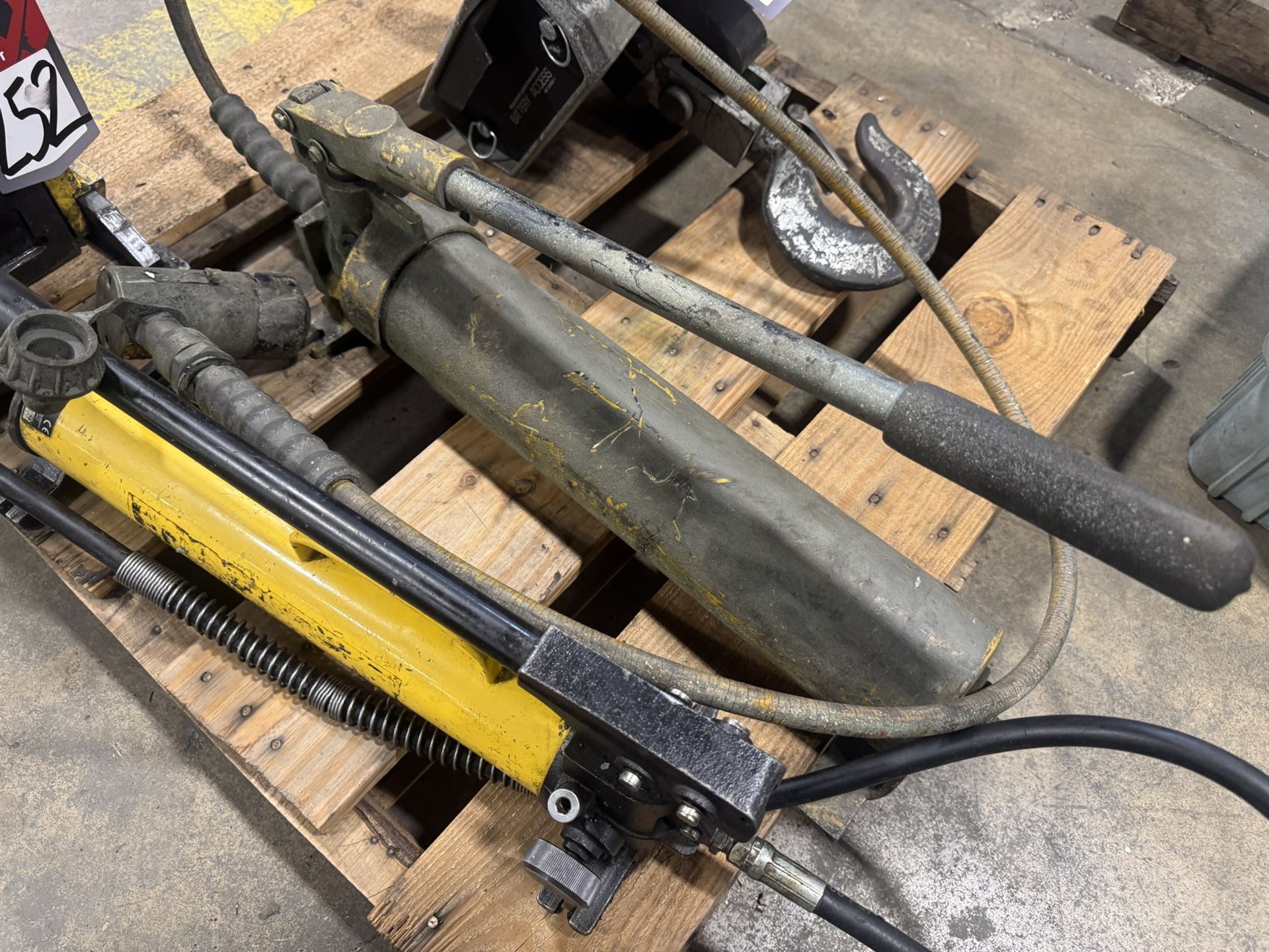 ENERPAC Hydraulic Machine Lift w/ P77 10,000 PSI Pump, s/n na, Spare ...