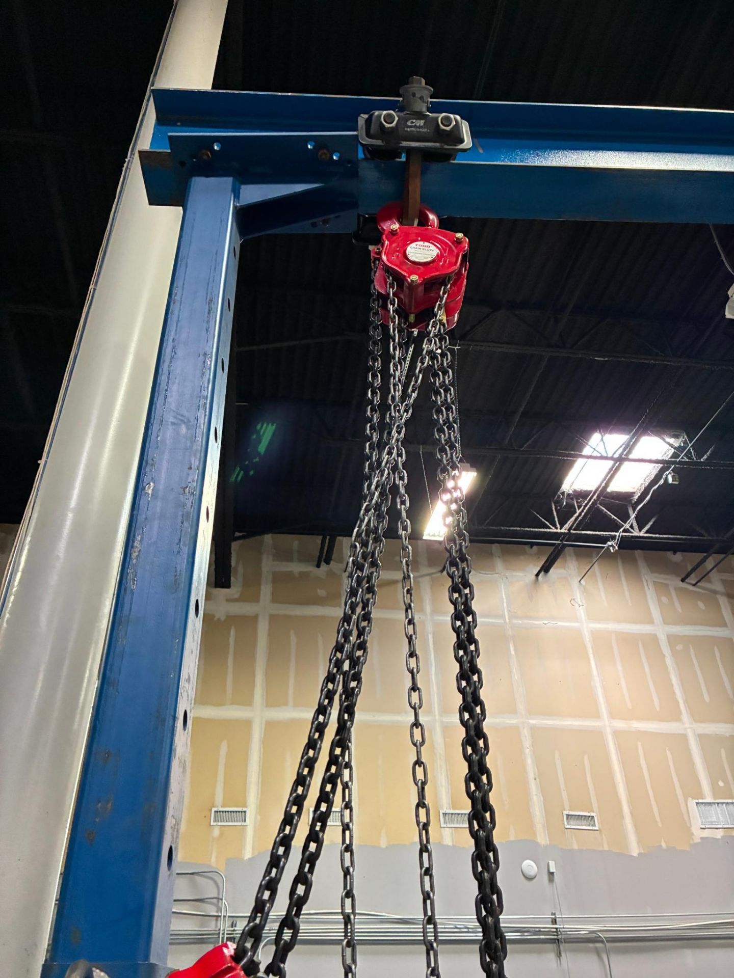 GANTRY CRANE, 3T CAP., w/ manual chain hoist