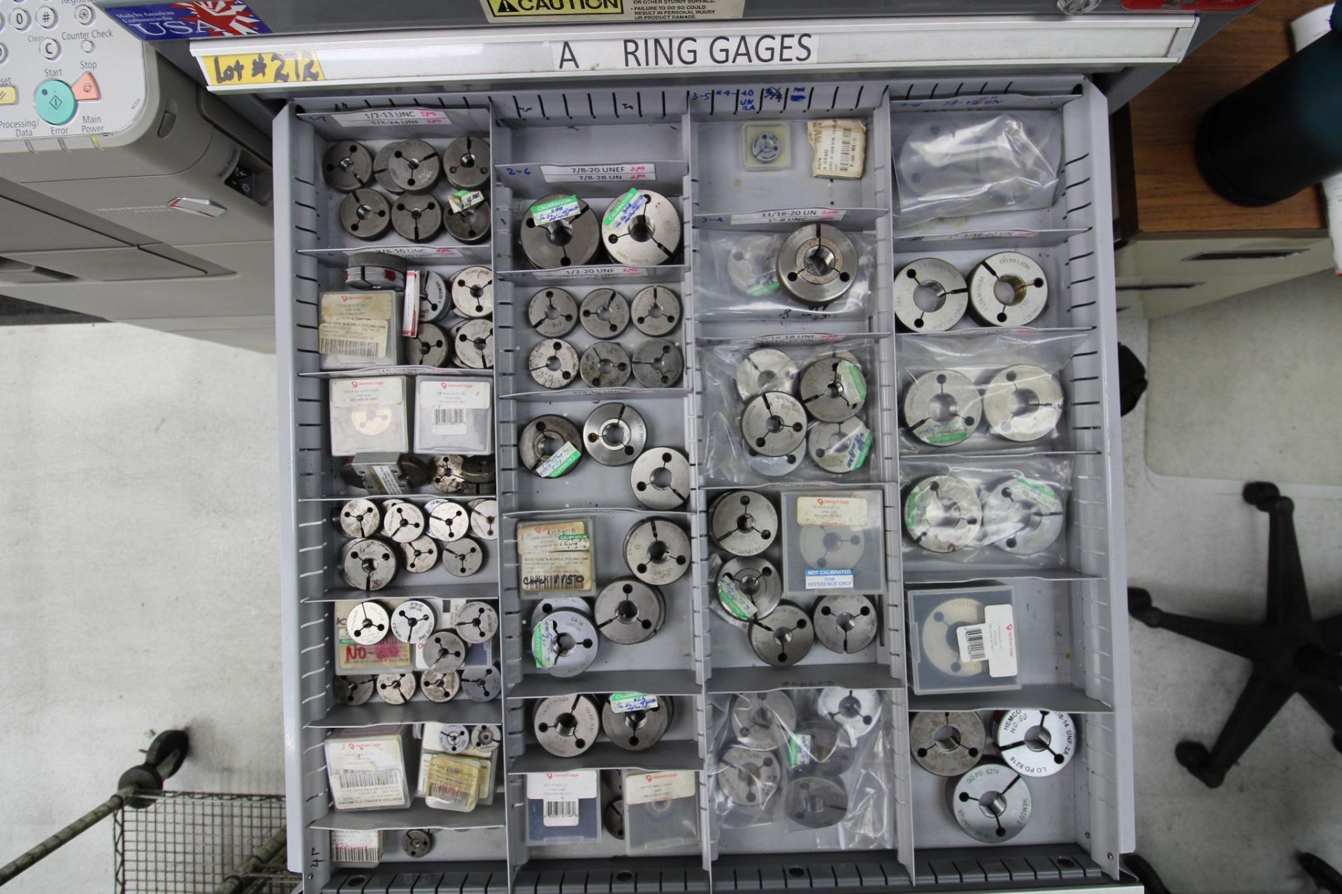 LOT OF UN/UNF GO/NO GO RING GAGES IN (1) DRAWER, (DRAWER NOT INCLUDED )
