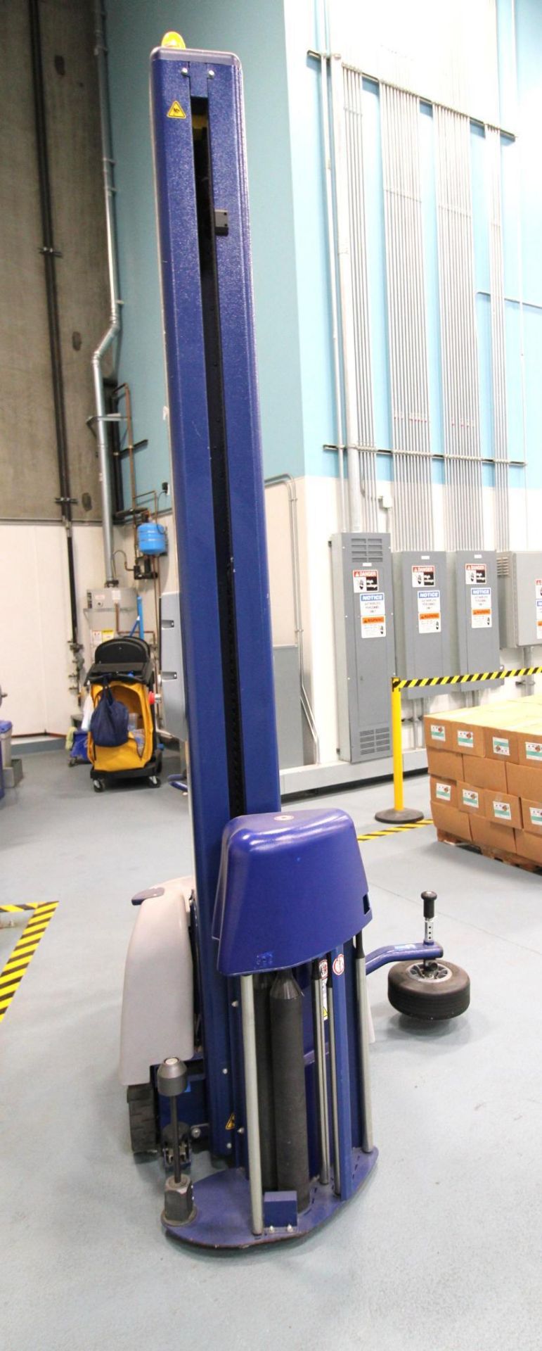 STRETCH WRAPPING MACHINE, SELF DRIVE ROBOPAC MDL ROBOT S6.1 PVS, self ...