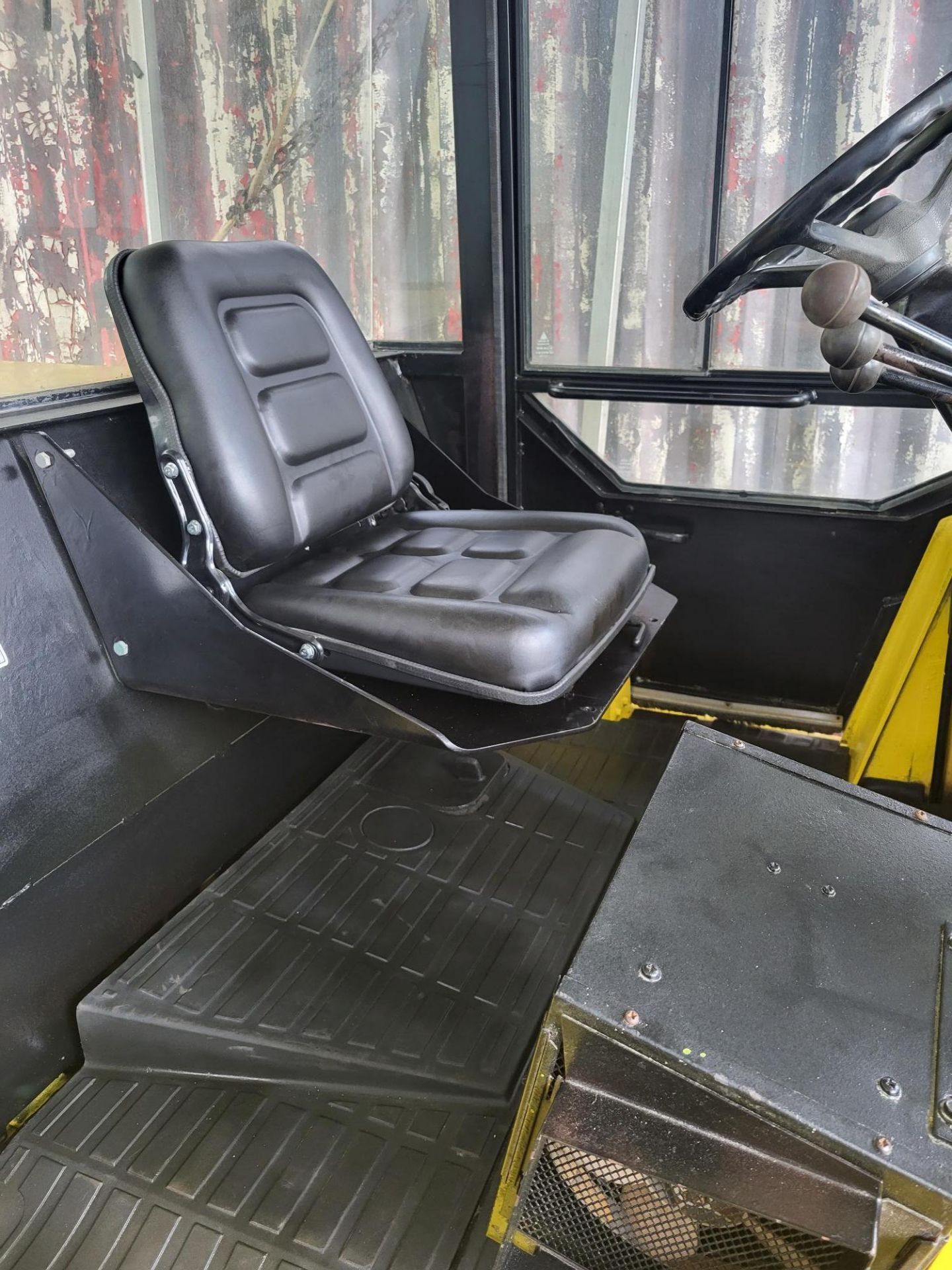 FORKLIFT, HYSTER 15,500 LB. BASE CAP MDL. H155 XL, LPG, 2-speed trans ...