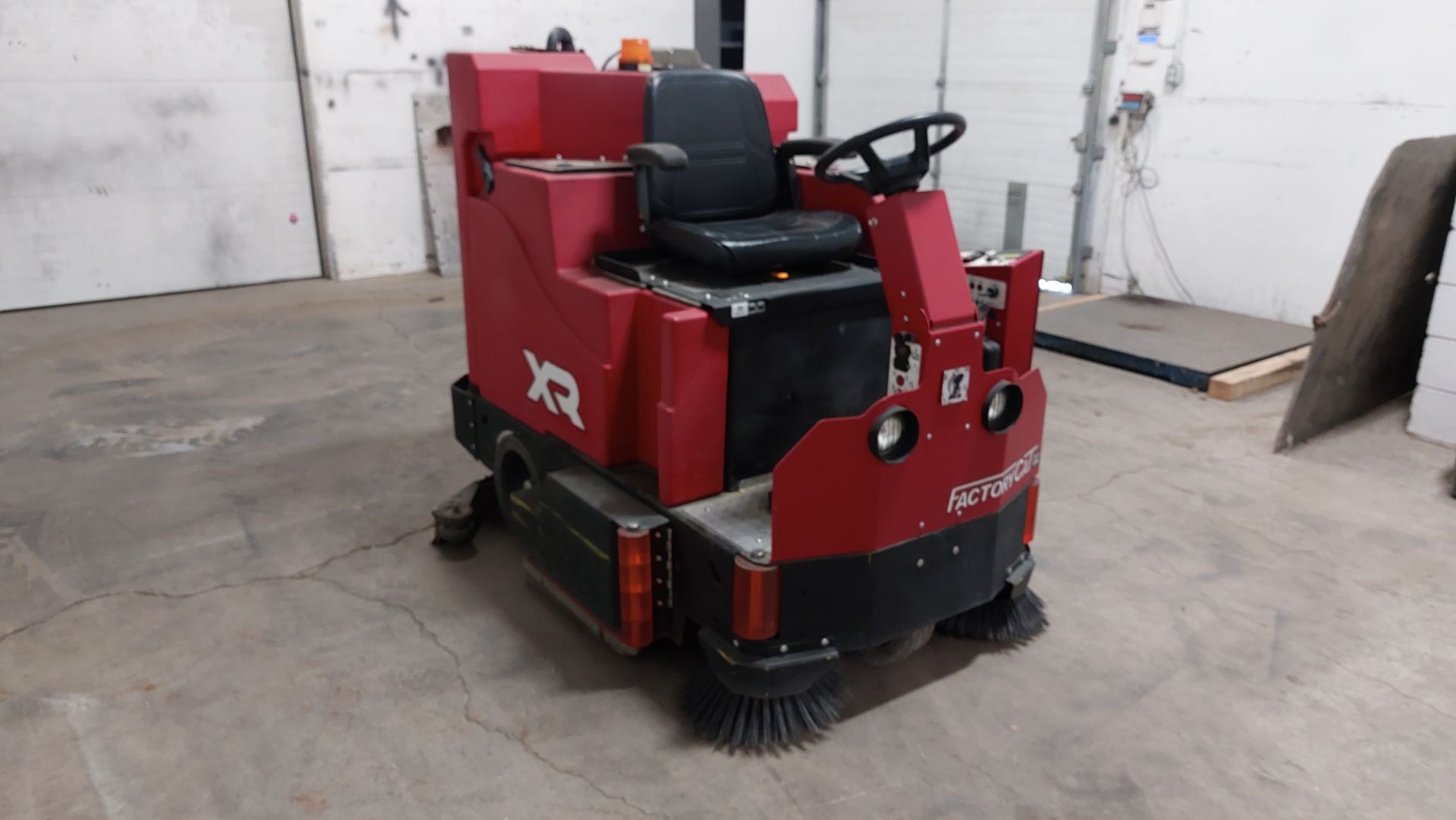 2018, FACTORY CAT, 40-C, 36V, BATTERY POWERED, RIDING, FLOOR SCRUBBER ...