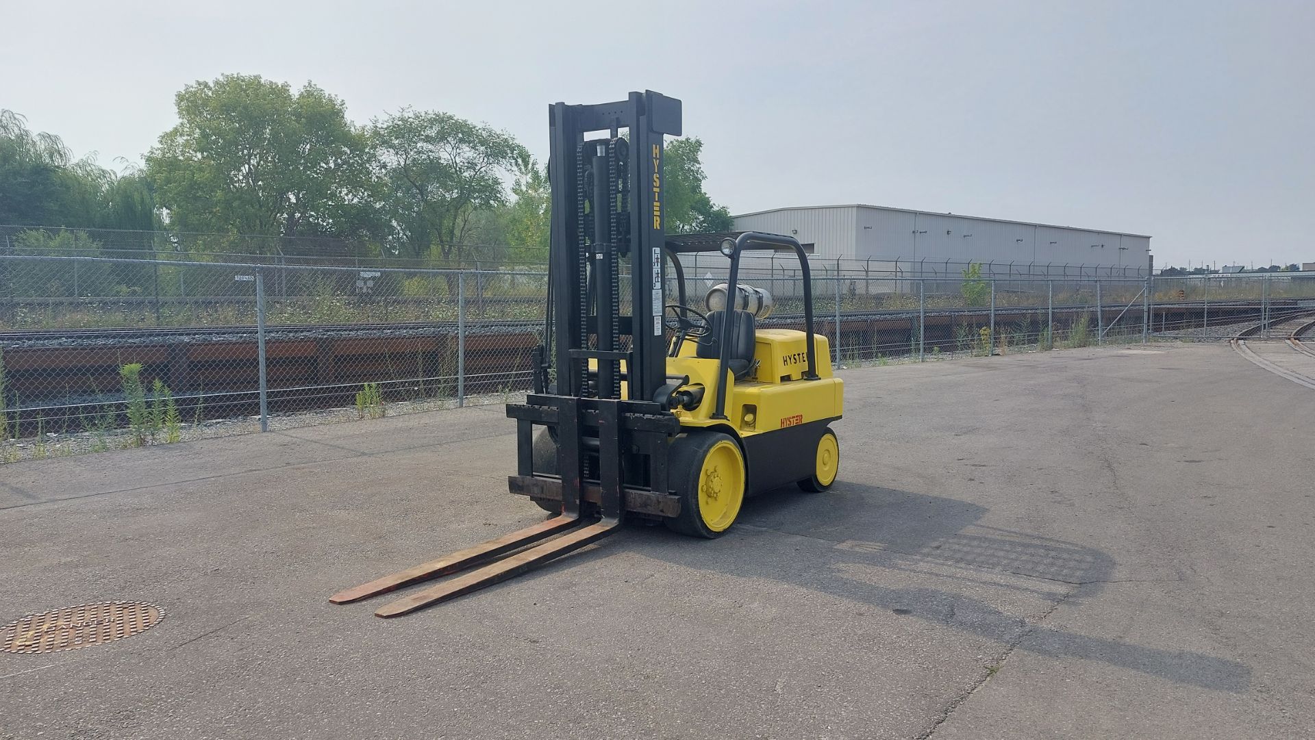 HYSTER, S150A, 15,300 LBS., 2 STAGE, LPG FORKLIFT, 160" MAXIMUM LIFT ...