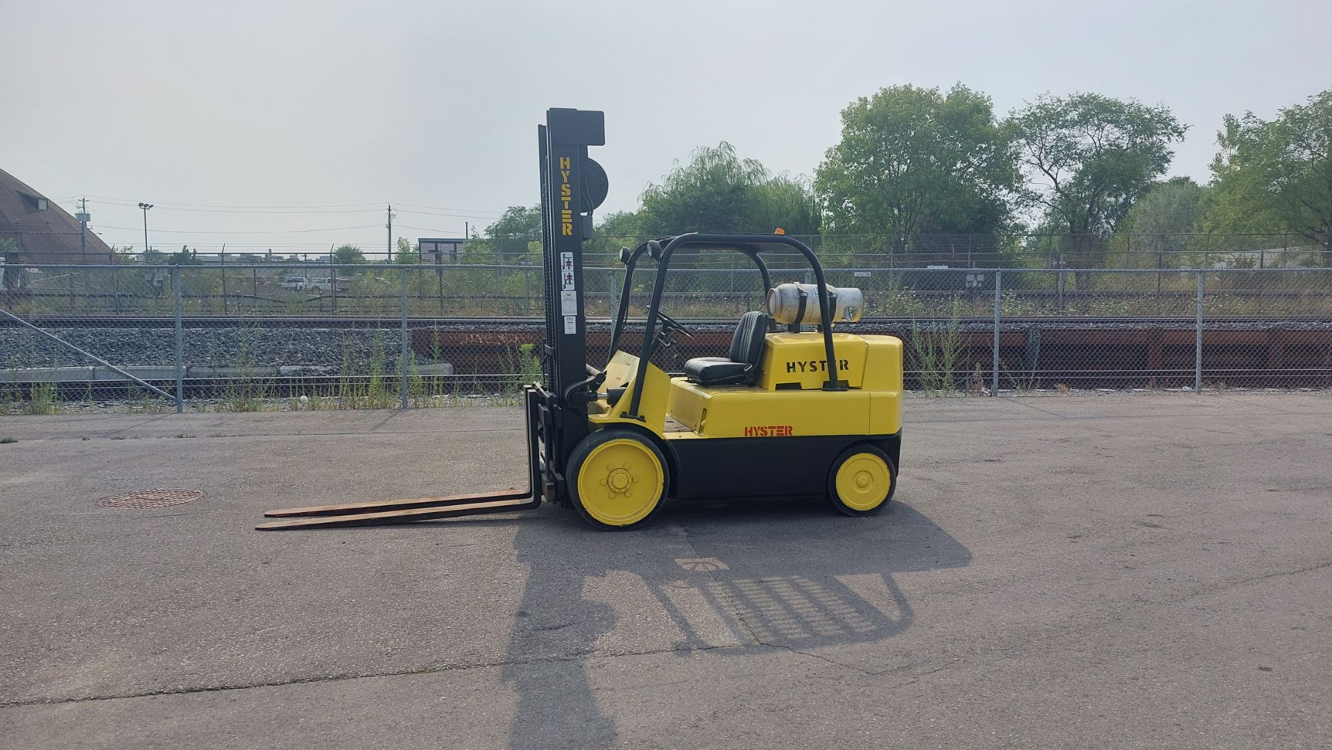HYSTER, S150A, 15,300 LBS., 2 STAGE, LPG FORKLIFT, 160" MAXIMUM LIFT ...