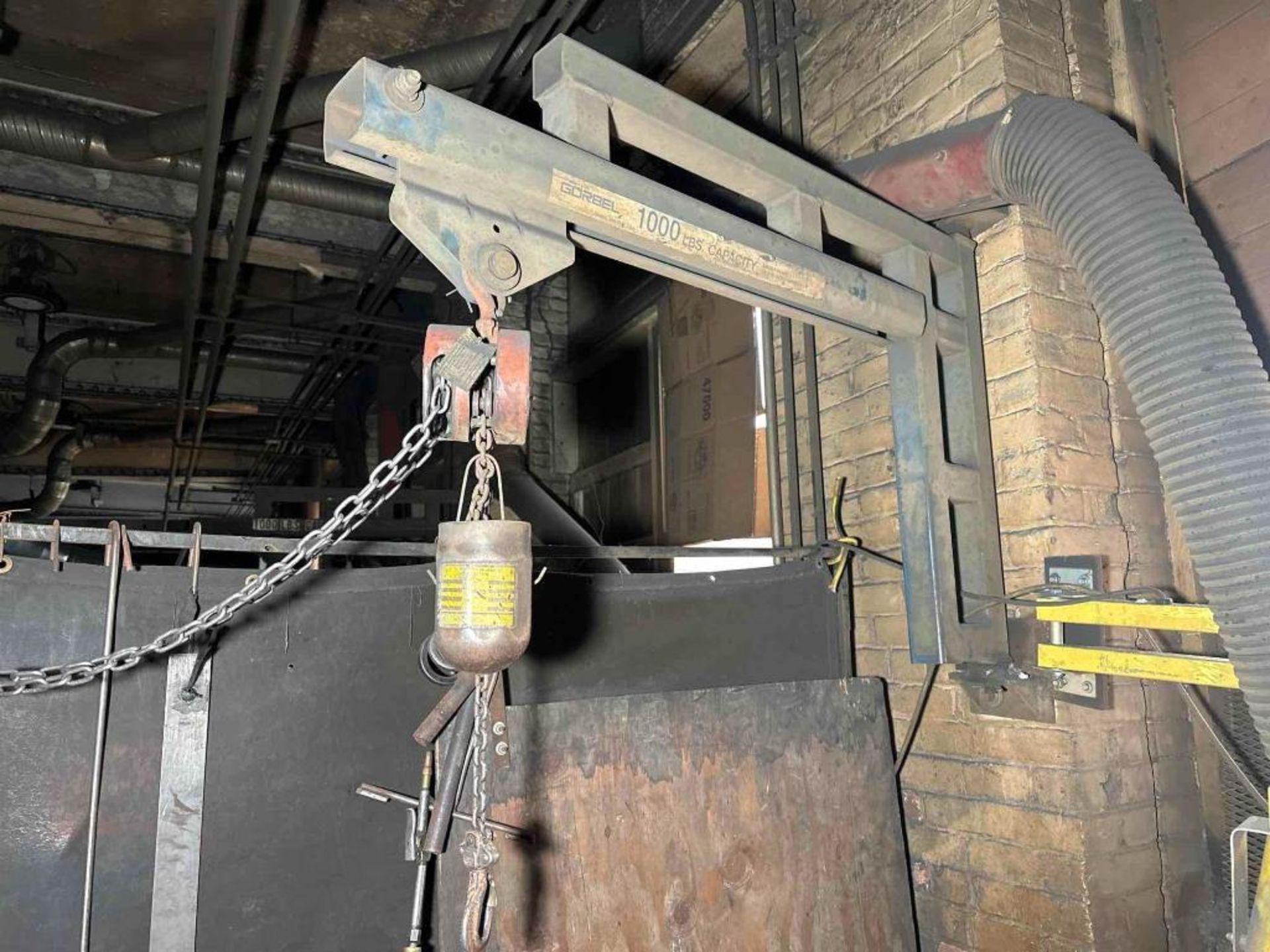 LOT: (2) 1000LB Wall Mounted Jib Crane, w/ Hoists