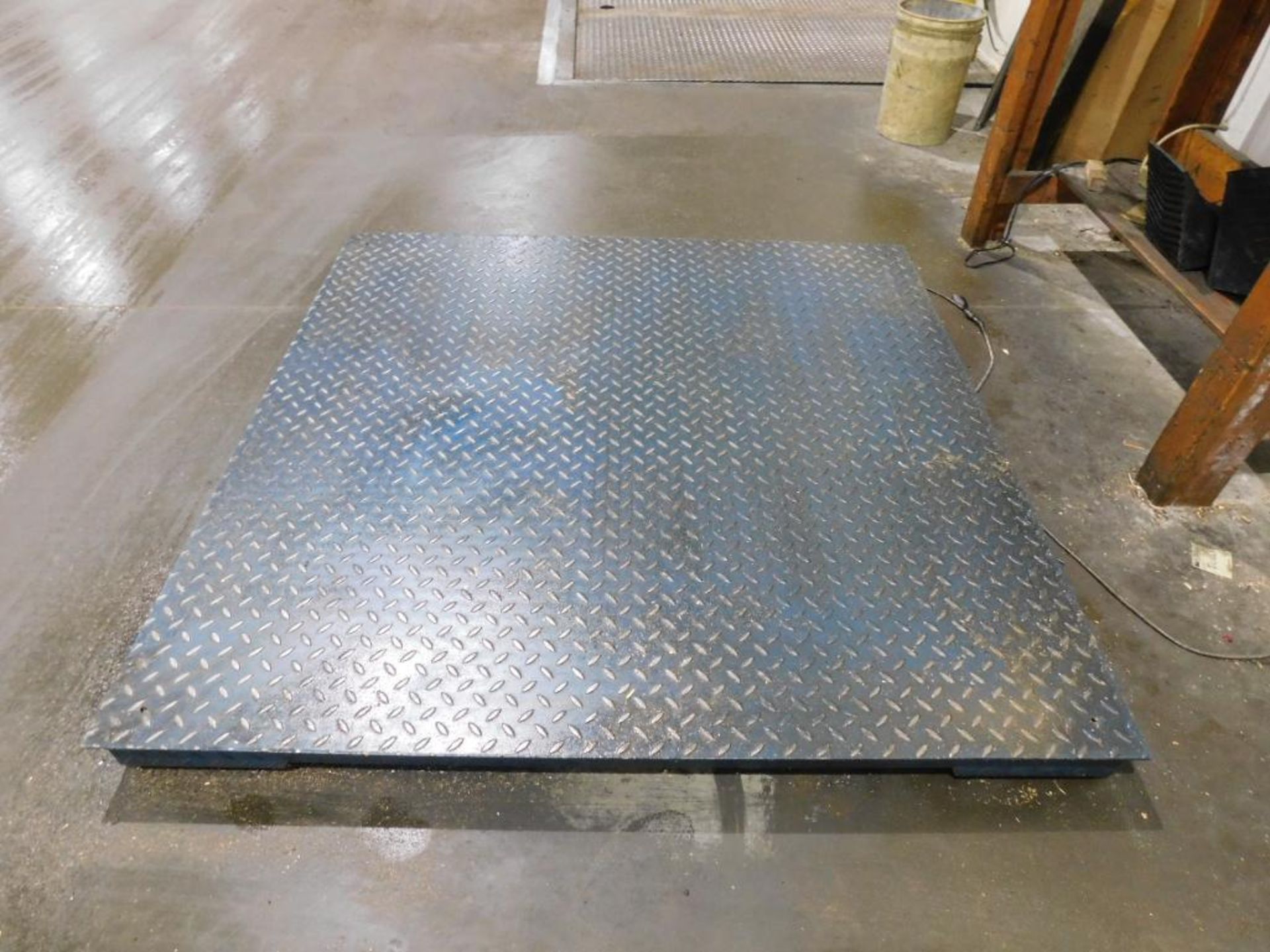 60" x 60" Floor Scale w/Inscale LP7510A DRO