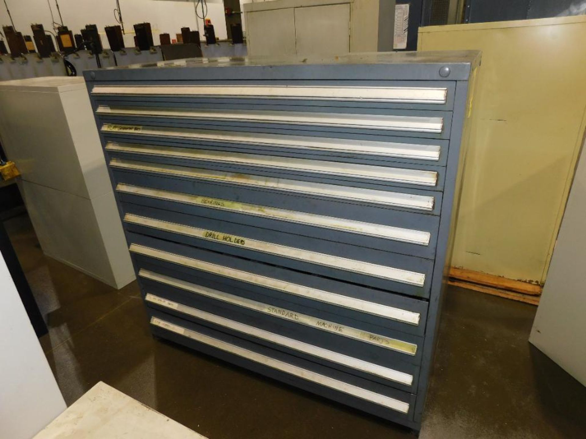 11-Drawer Tool Cabinet