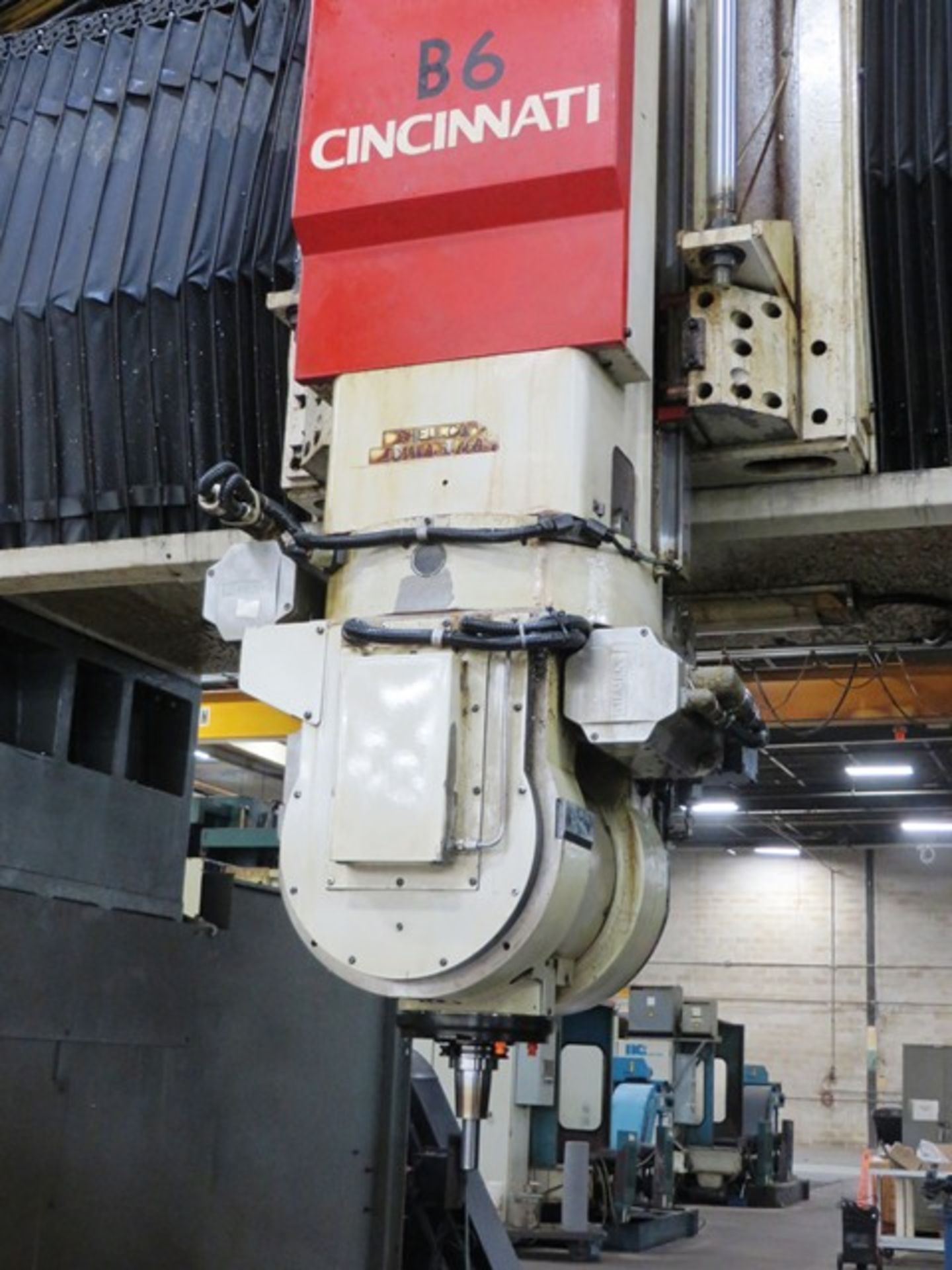Cincinnati U5 5-Axis CNC Bridge Mill with 67" x 138" Bed, 157" X-Axis ...