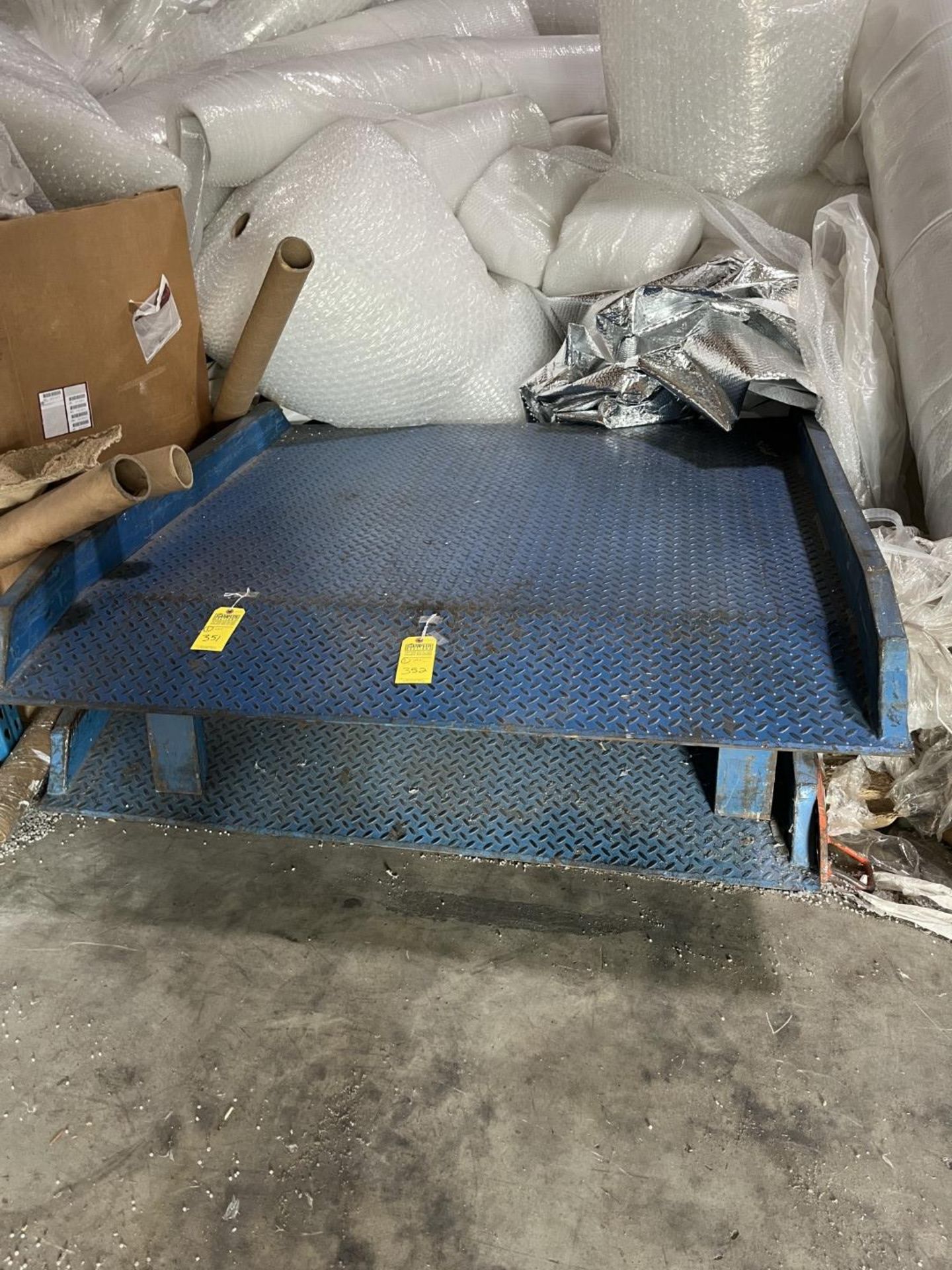 BLUE STEEL DIAMOND PLATE DOCK RAMP - 5'W x 4'D