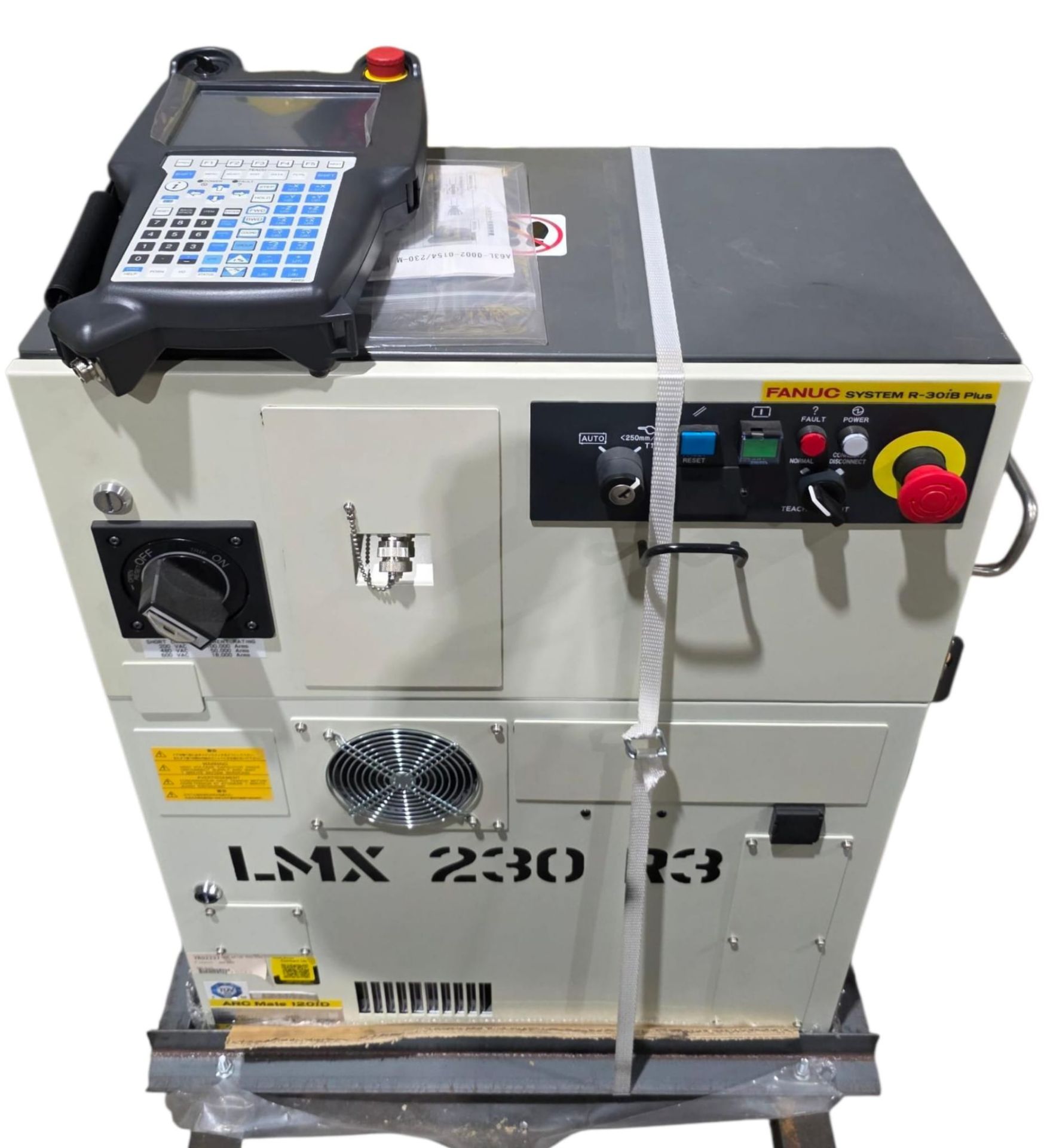 ALL BRAND NEW Fanuc Arcmate 120iD welding Robot w/ Lincoln electric ...