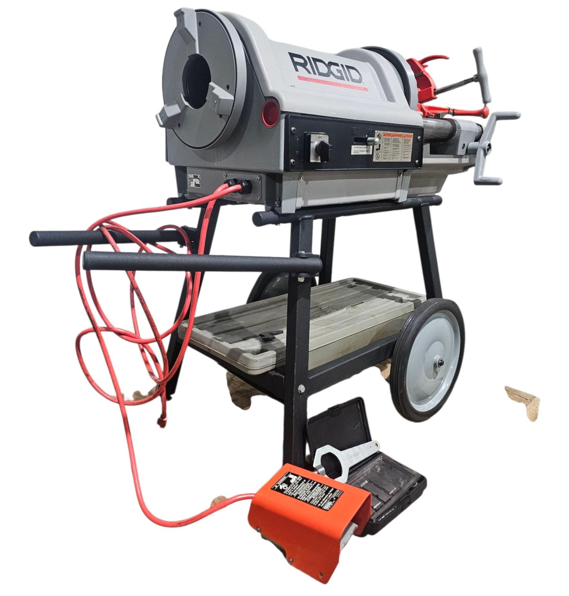 RIDGID 1224 Pipe threader w/ control pedal and die
