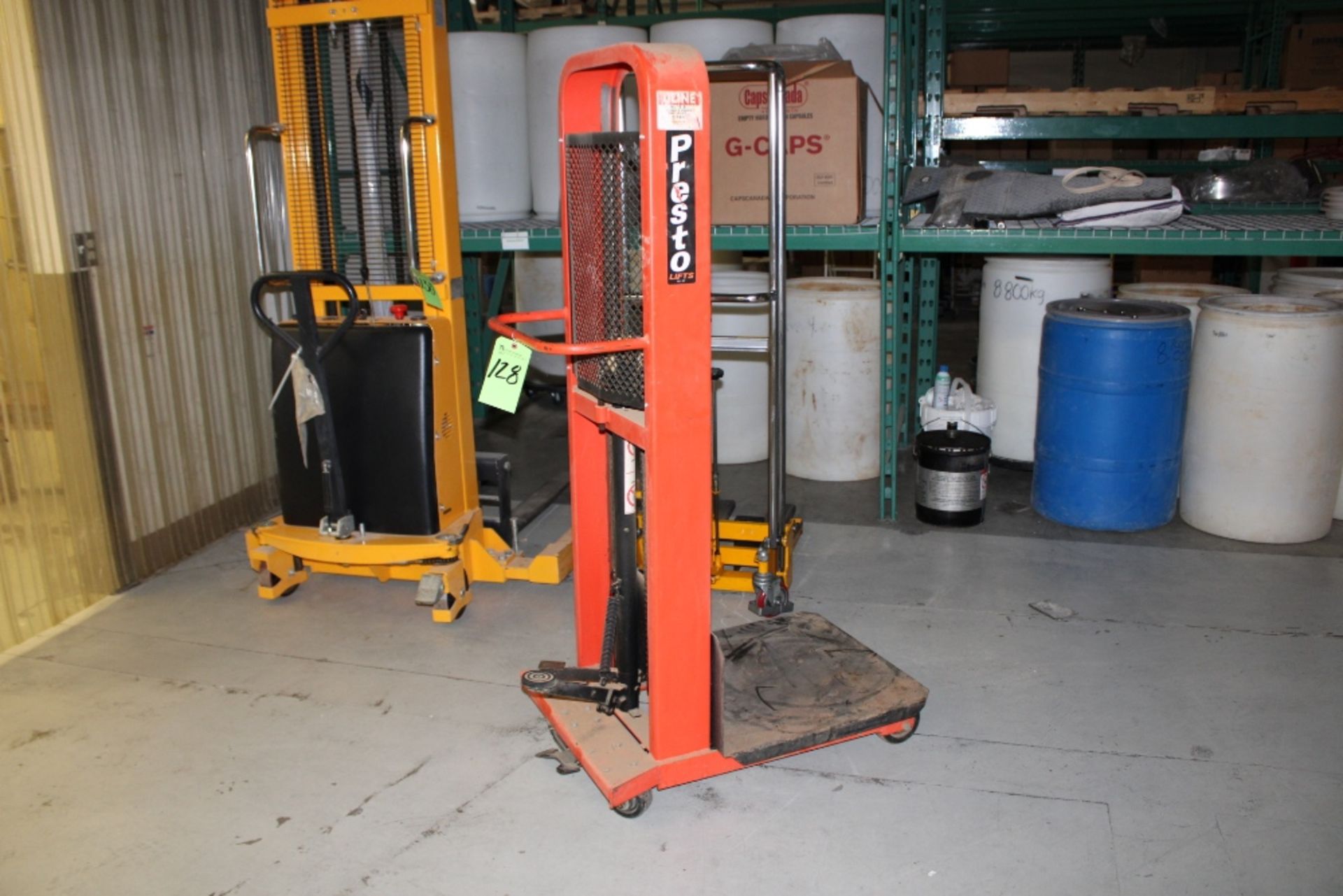 Presto 1,000lb cap. Hyd Lift