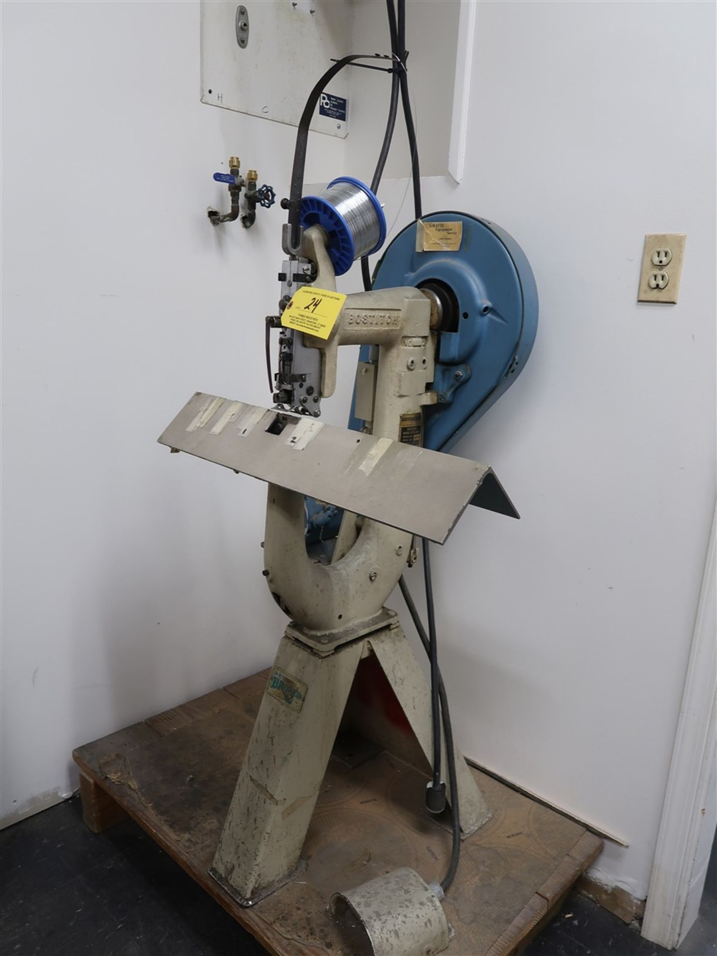 Bostitch Wire Stitcher Model 2AW, S/N G281210