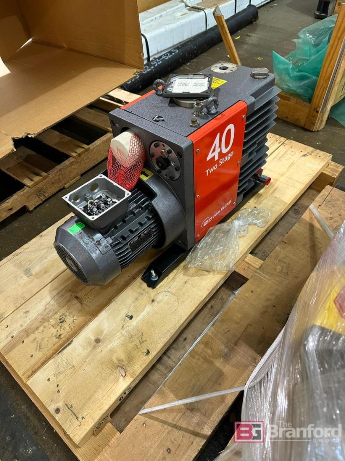 Edwards Model E2M40, 2-Stage Rotary Vane Vacuum Pump, S/N 159401741