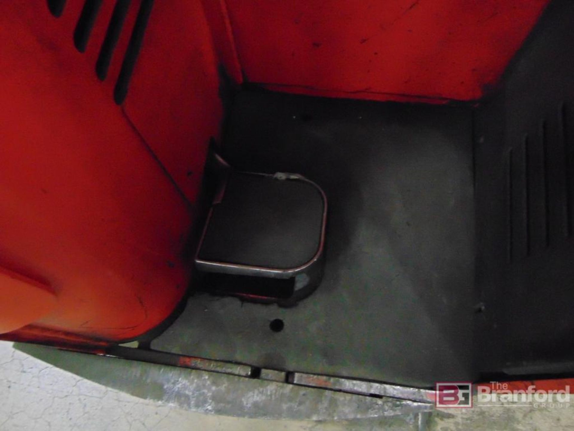 Raymond Model EASI Reach Truck, Truck Weight With Battery 7625, S/N ET ...