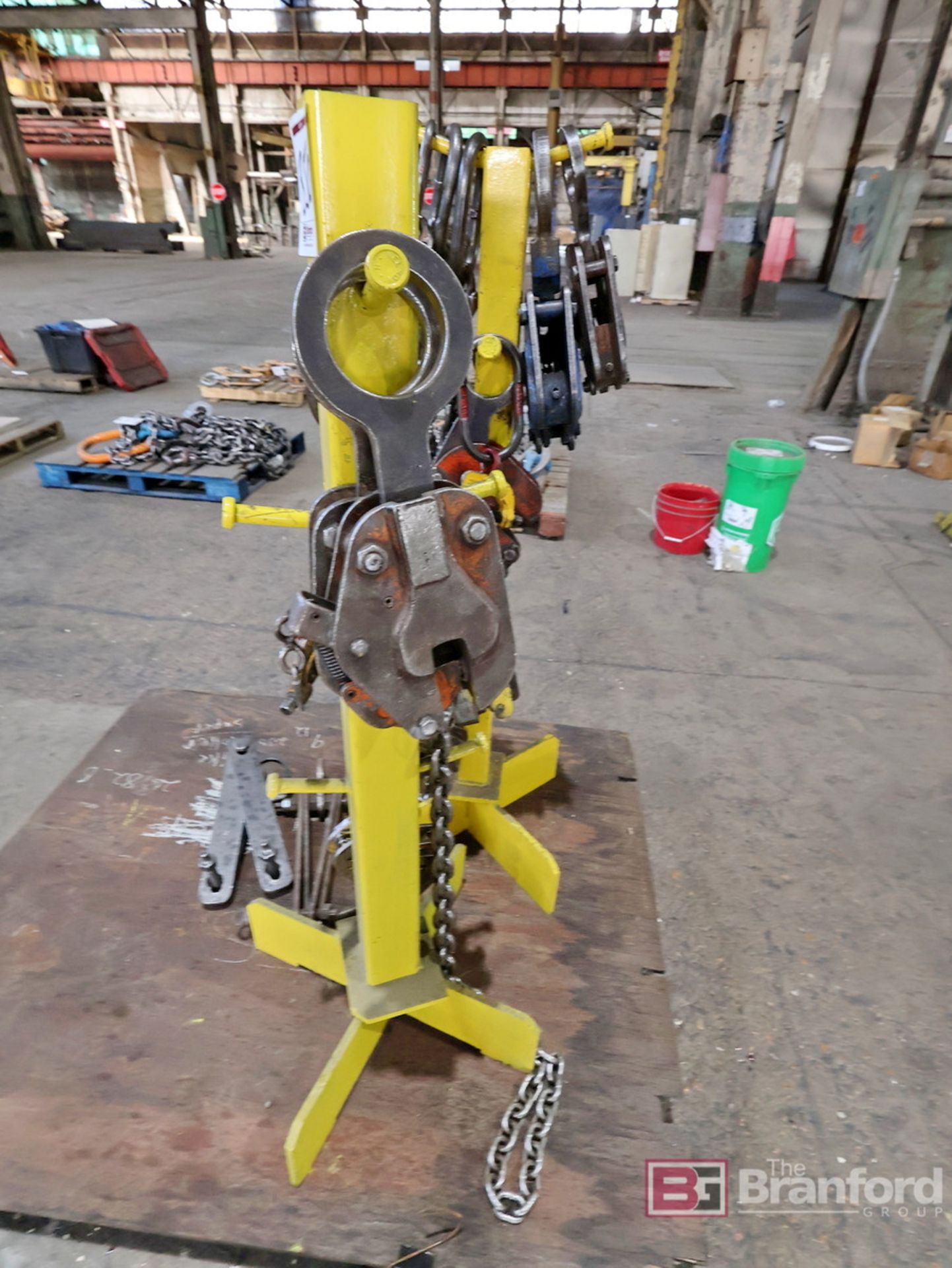 Rigging Tree Stand, w/ Sheet Lifters & Chains