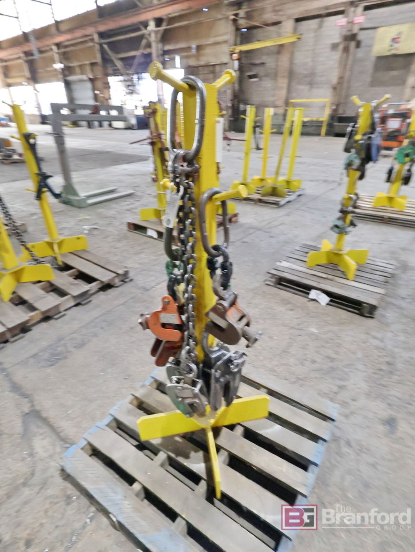 Rigging Tree Stand, w/ Sheet Lifters