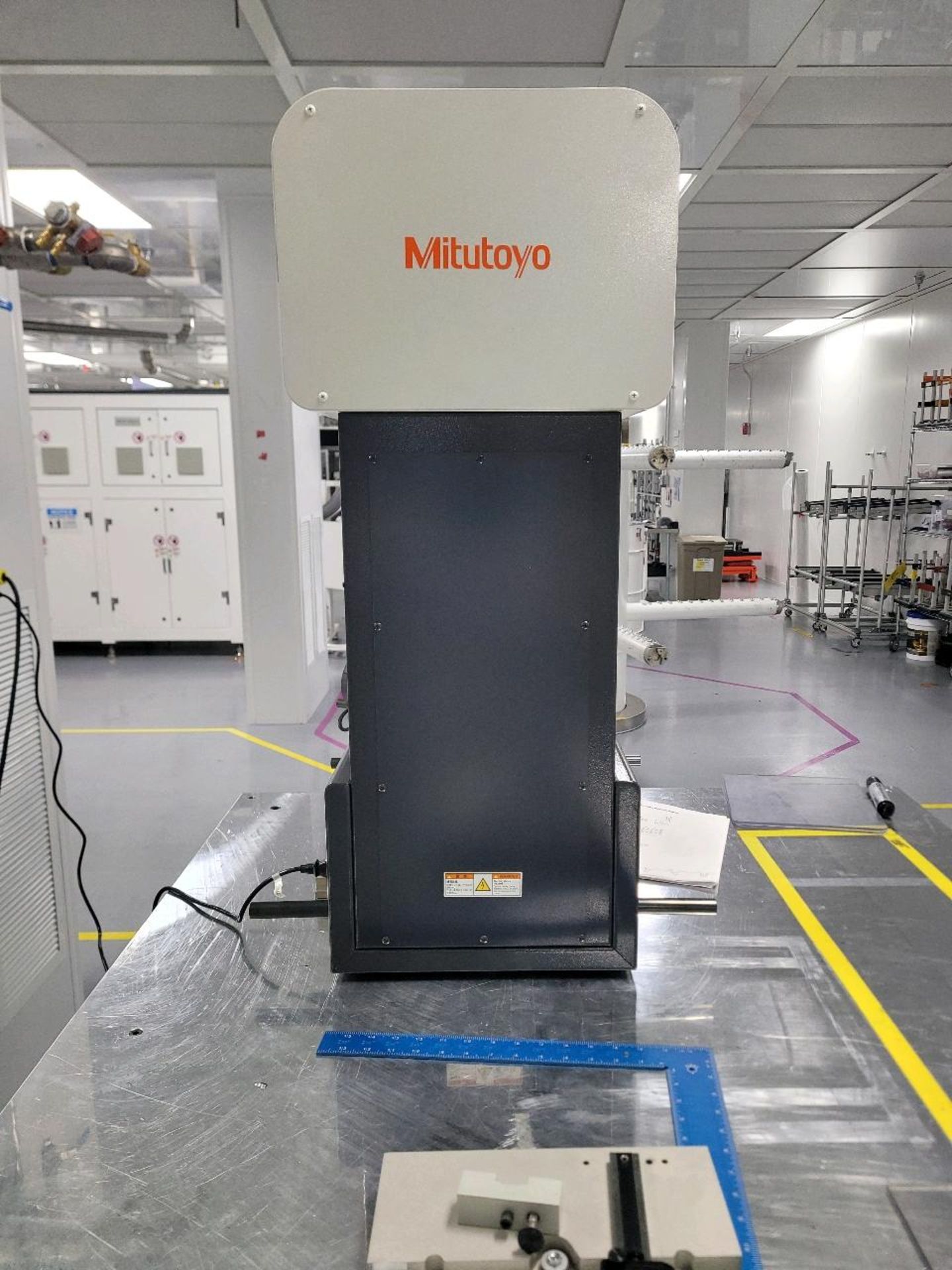 Mitutoyo Profile Projector PJ-Plus, M/N- PJ-P1010A, S/N- 700872310 ...
