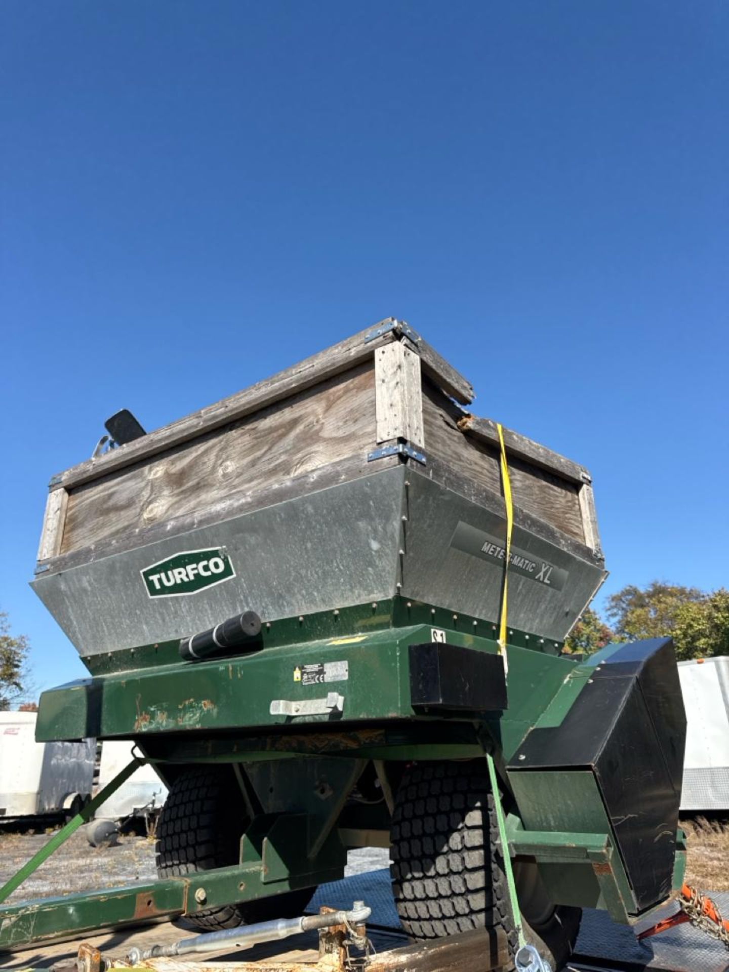Jacobsen Turfco Met-R-Matic XL Topdresser