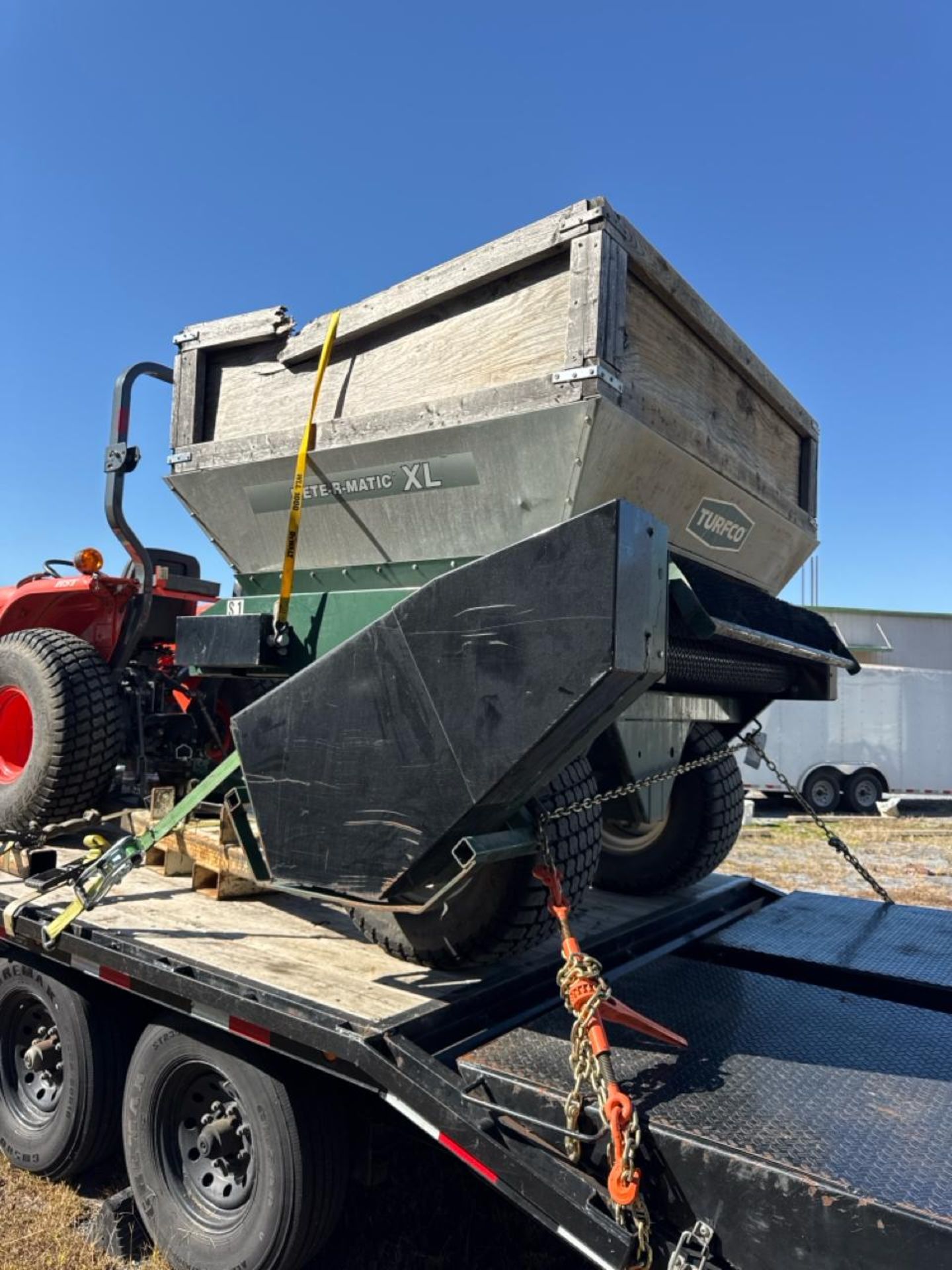 Jacobsen Turfco Met-R-Matic XL Topdresser