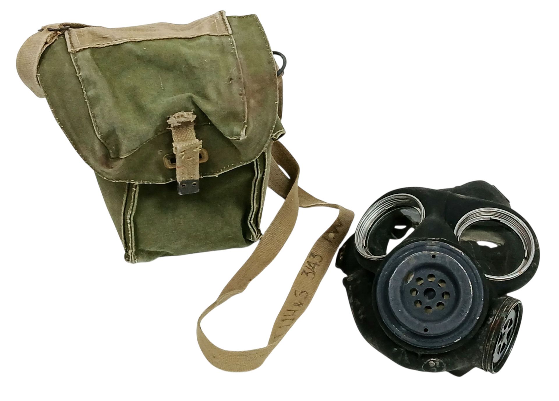WW2 British Airborne Light Weight Gas Mask and Case. Re-issued to ...