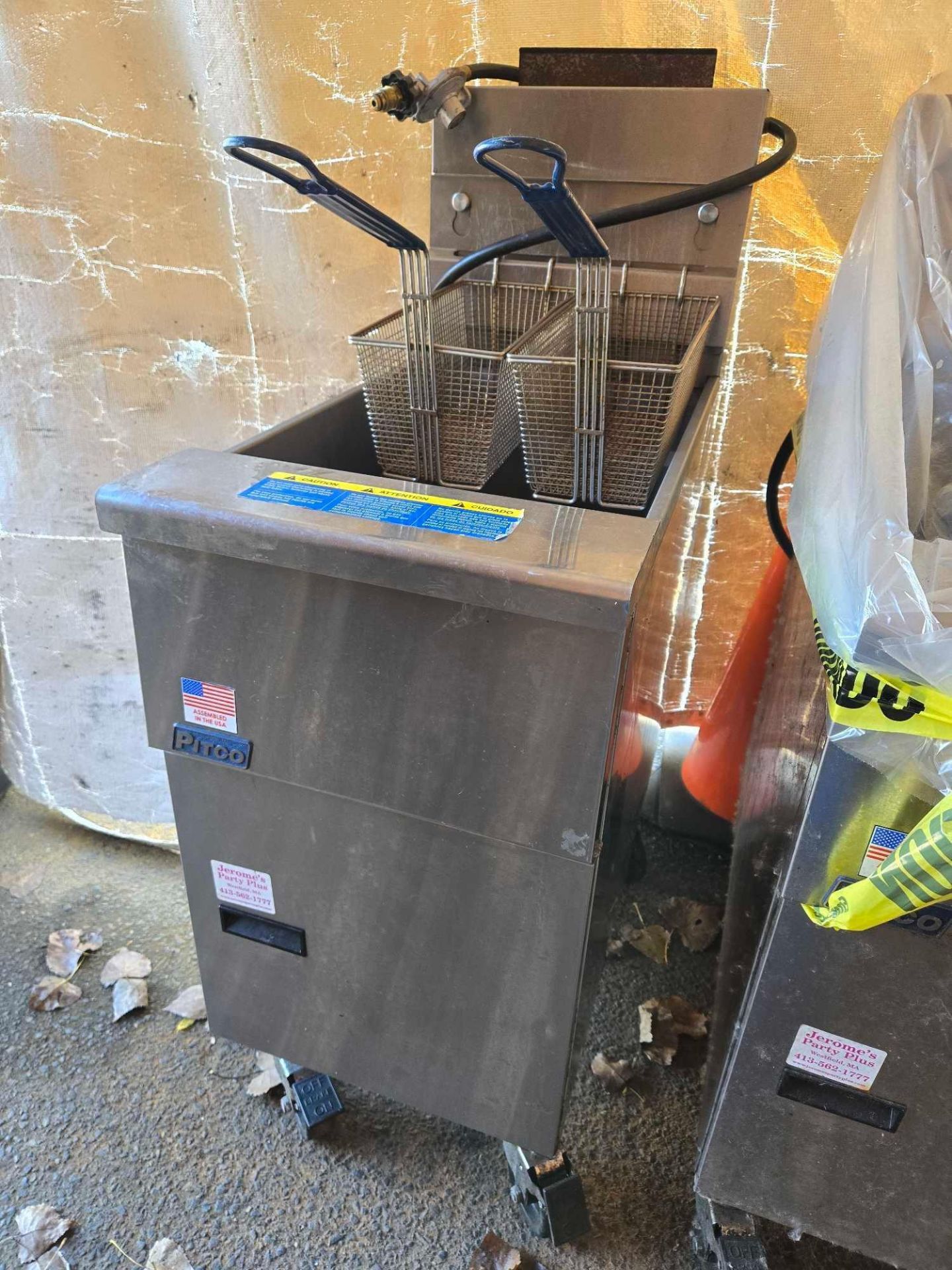 Pitco propane gas frialators m/n VF35, s/n G22ED024921