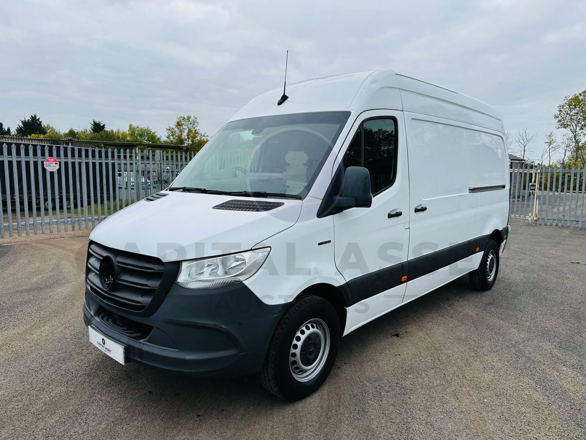 MERCEDES-BENZ SPRINTER PROGRESSIVE E DATE OF REGISTRATION: 13.12.2021 ...