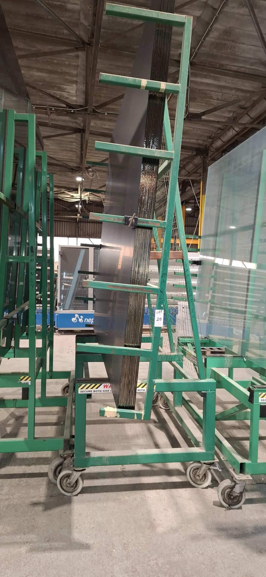 1 X HEAVY DUTY MOBILE GLASS CARRIER (PLEASE NOTE - GLASS NOT INCLUDED)