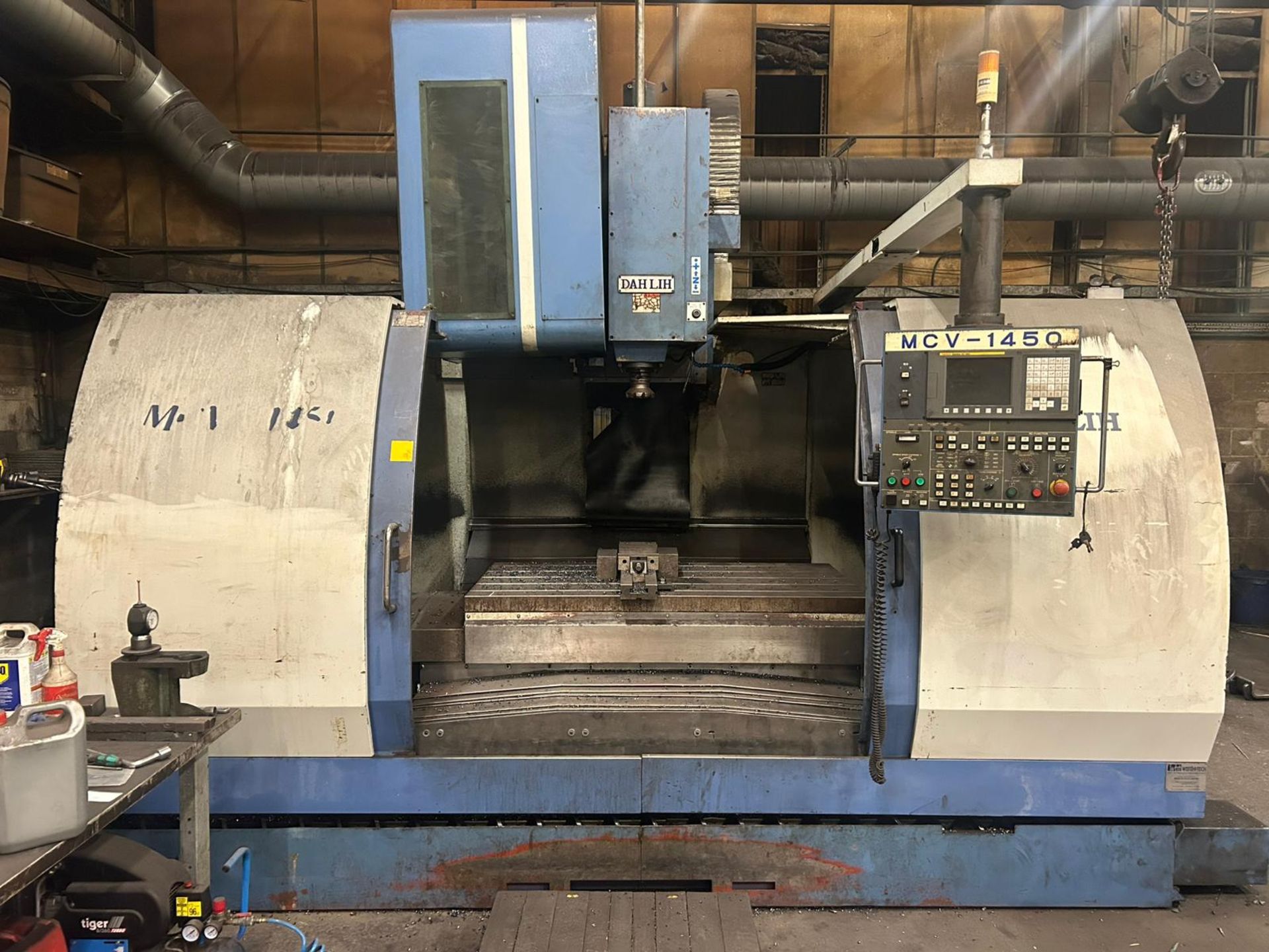 DAH LIH DL-MCV-1450 VERTICAL CNC MACHINING CENTRE, SERIAL NUMBER ...