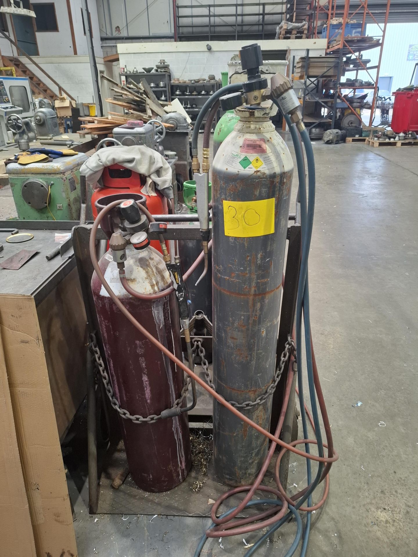 OXY-ACETYLENE BURNING SET ON TROLLEY (CYLINDERS NOT INCLUDED)