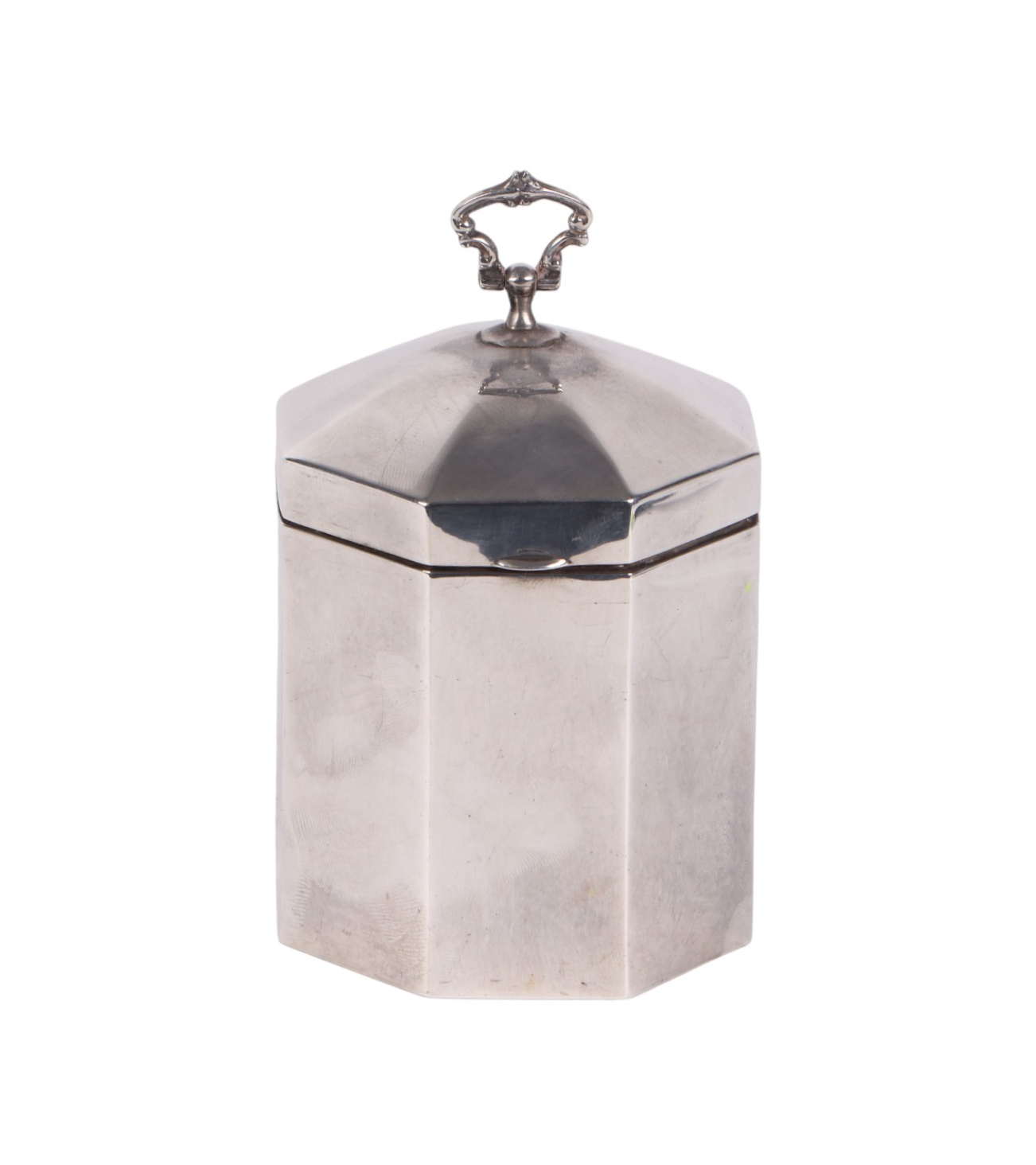An Edwardian silver tea caddy of octagonal form, London 1908, 9.5cms ...